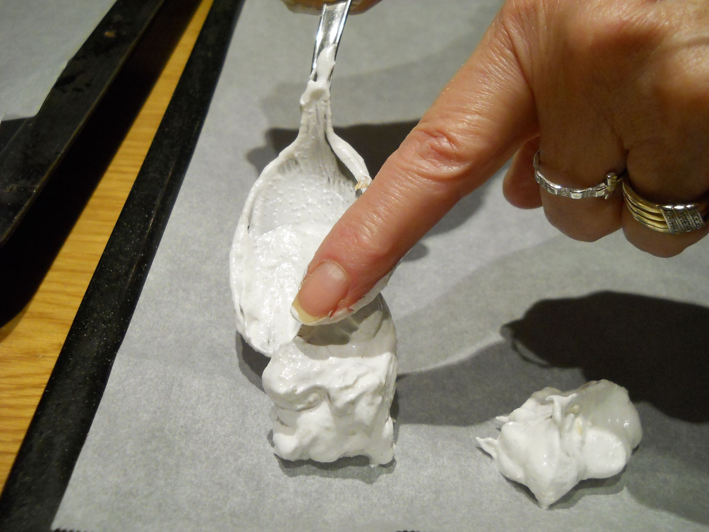 Little Foam Cookies - Aunt Mary's Old Recipe : 4 Steps (with Pictures ...