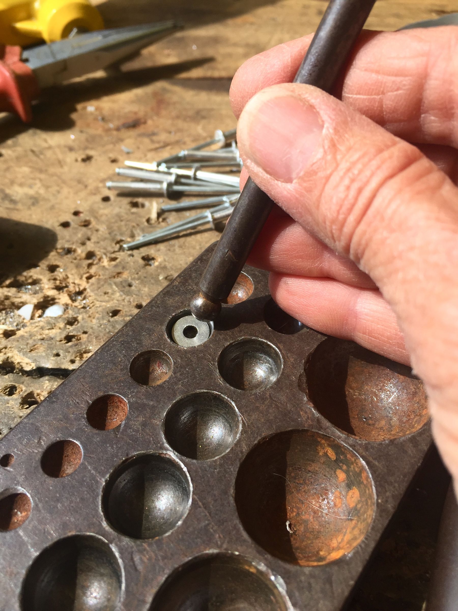 Recycled Metal Bug : 14 Steps (with Pictures) - Instructables