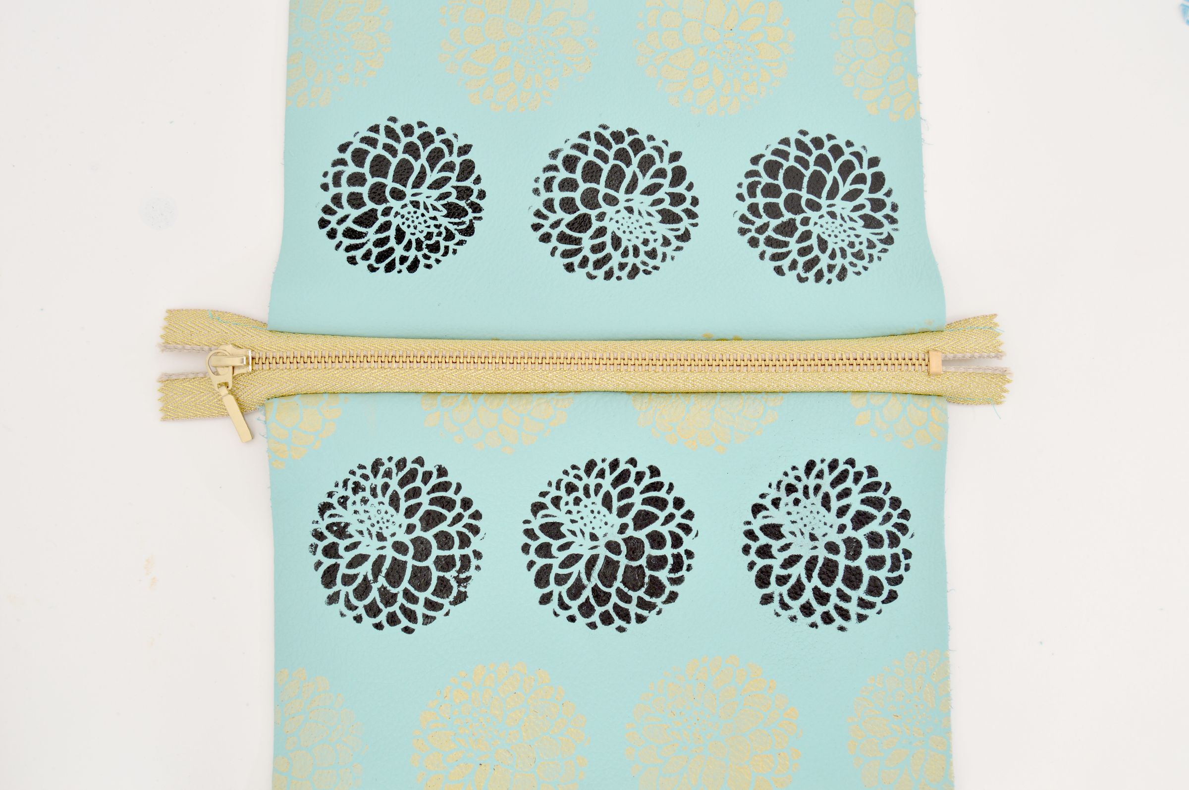 How to Do Prints on Leather Using Stencils + DIY Zipper Pouch : 7 Steps ...