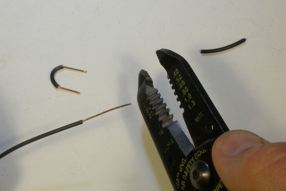 Stripping Small Jumper Wires : 3 Steps - Instructables