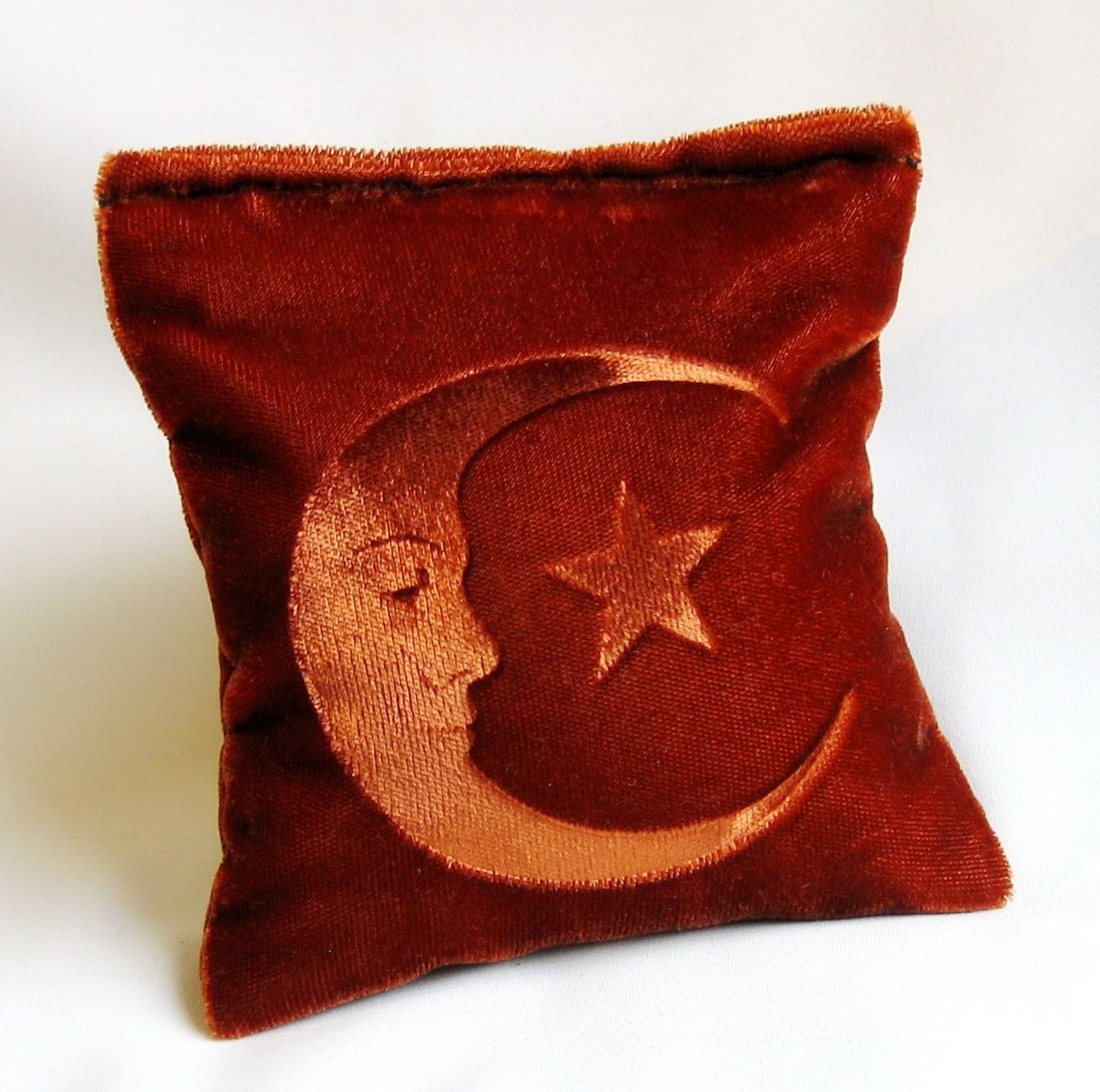 Embossed Velvet Balsam Pine Sachets : 9 Steps (with Pictures ...