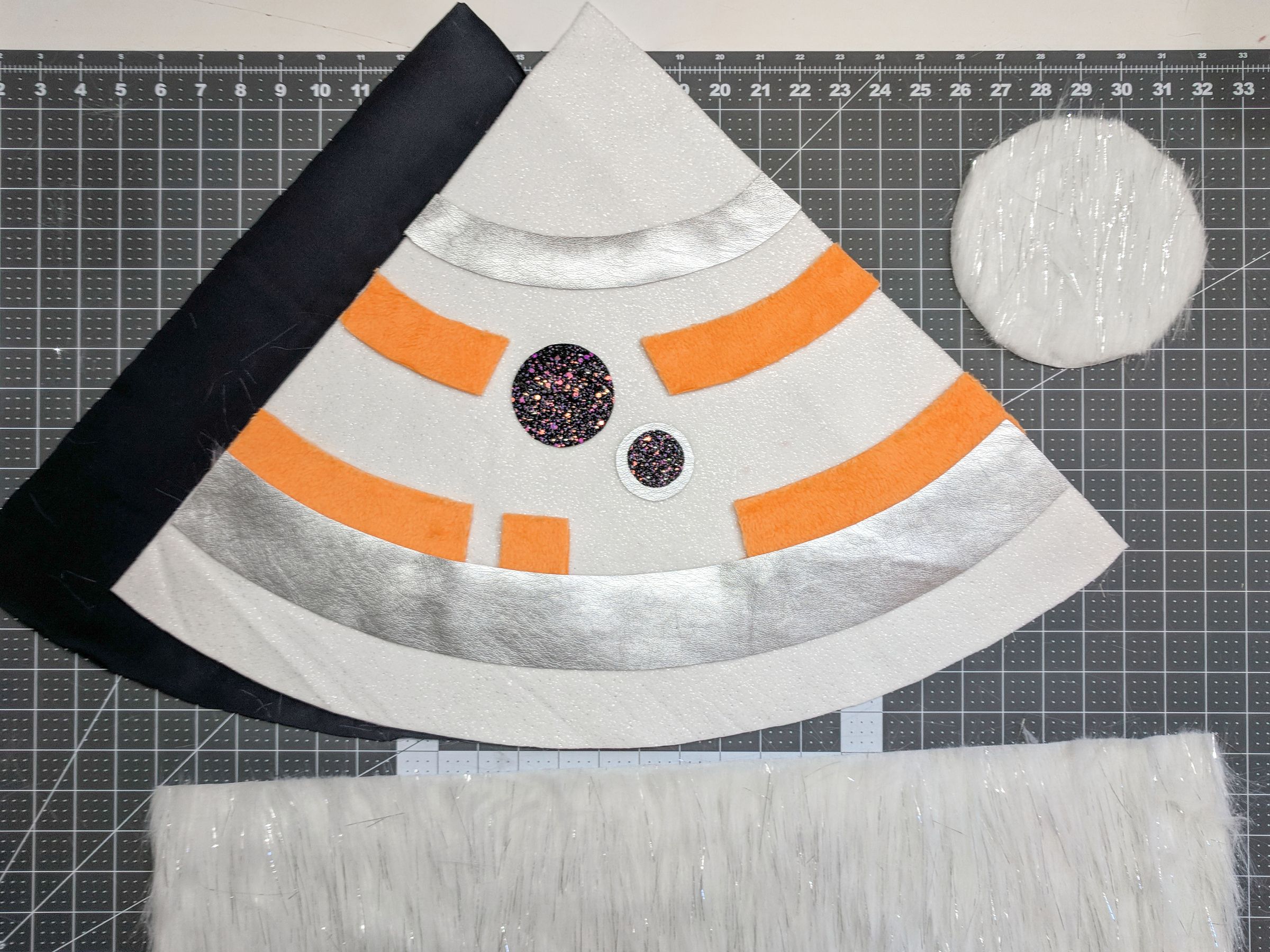 Star Wars BB8 Inspired Santa Hat : 10 Steps (with Pictures) - Instructables