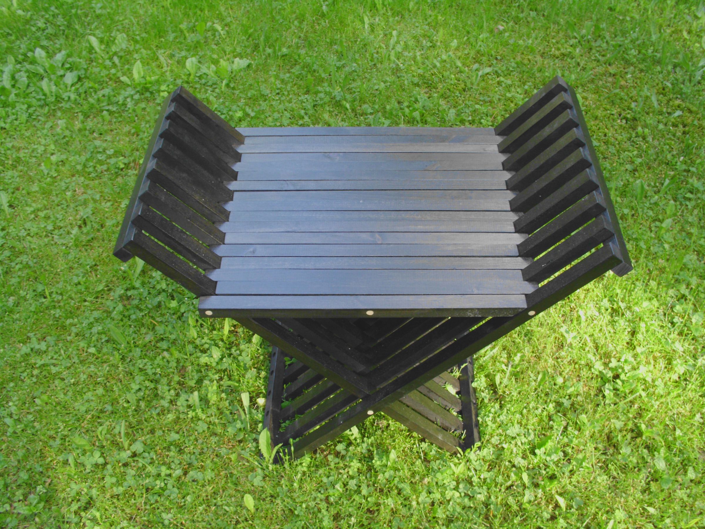 A Very Unique Folding Chair : 7 Steps (with Pictures) - Instructables
