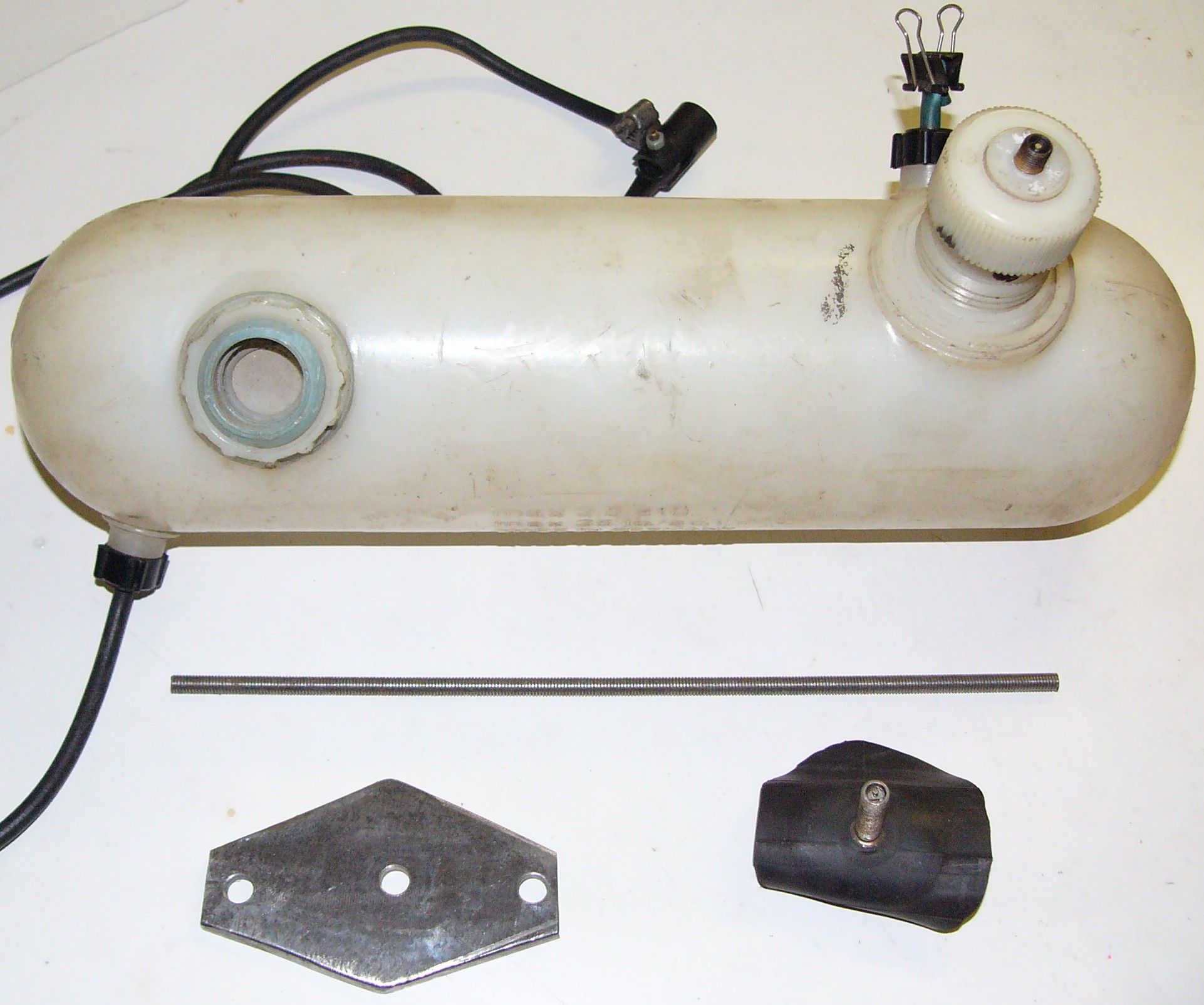 A DIY Brake Bleeder Using Either Pressure or Vacuum : 7 Steps ...