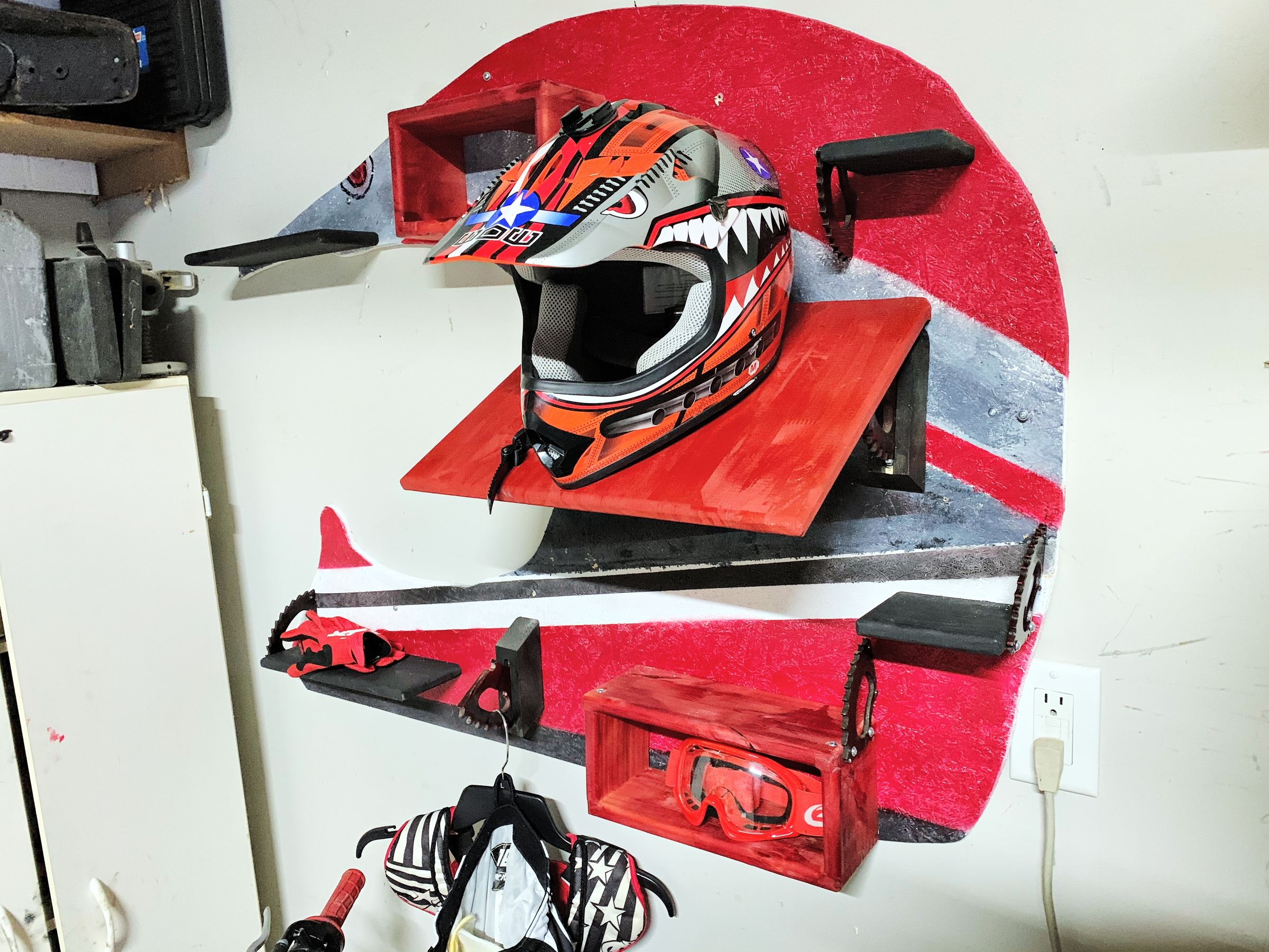 Motocross Gear Shelf : 10 Steps - Instructables