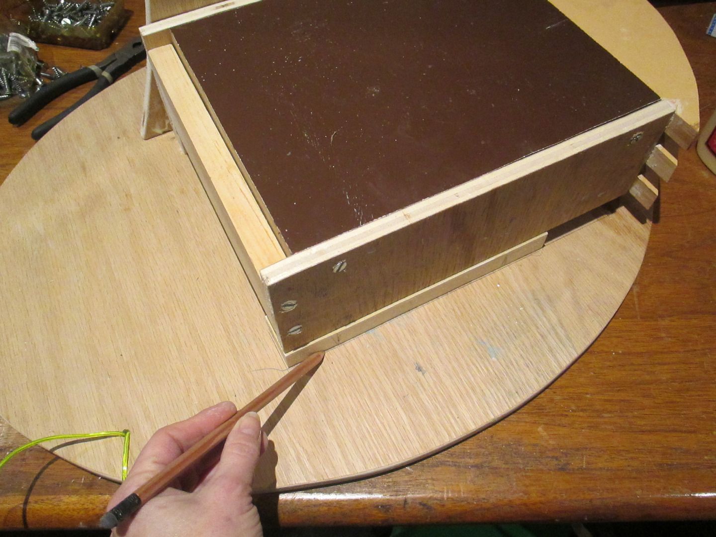 Sci-fi, Jetsons Side Table : 12 Steps - Instructables