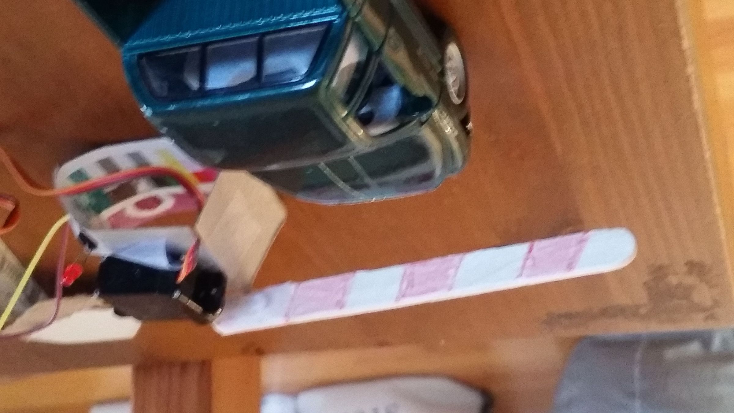 Mini Car Gate With Arduino : 3 Steps - Instructables