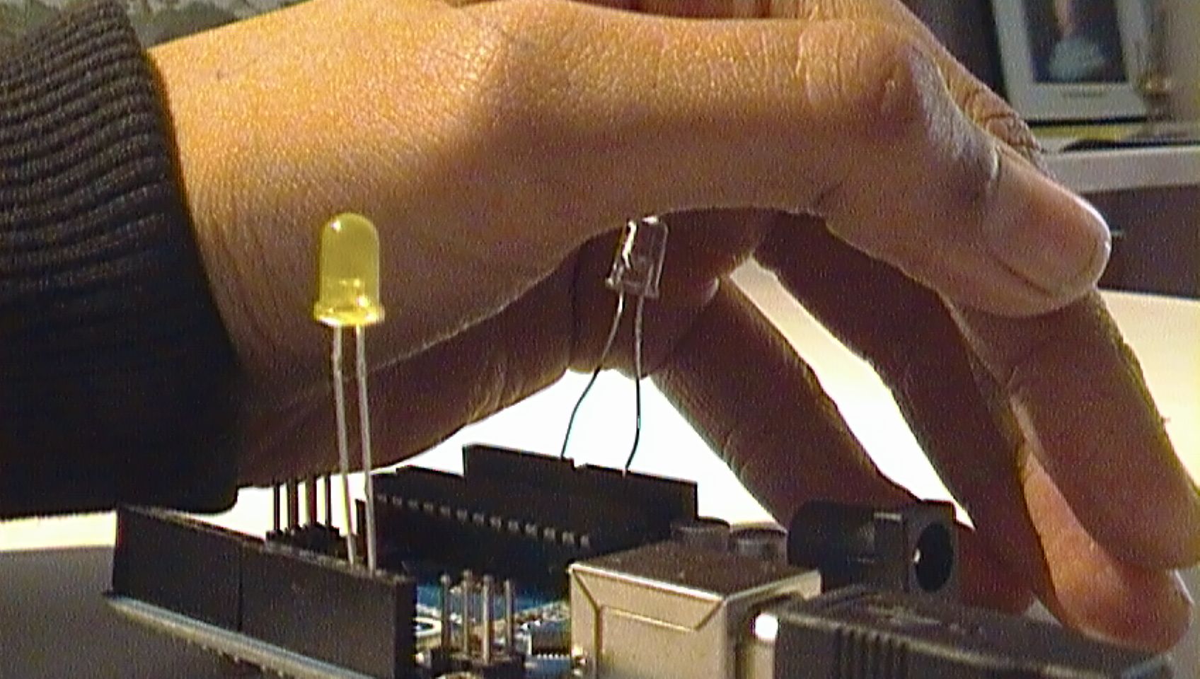 Light Sensing LEDs : 9 Steps (with Pictures) - Instructables
