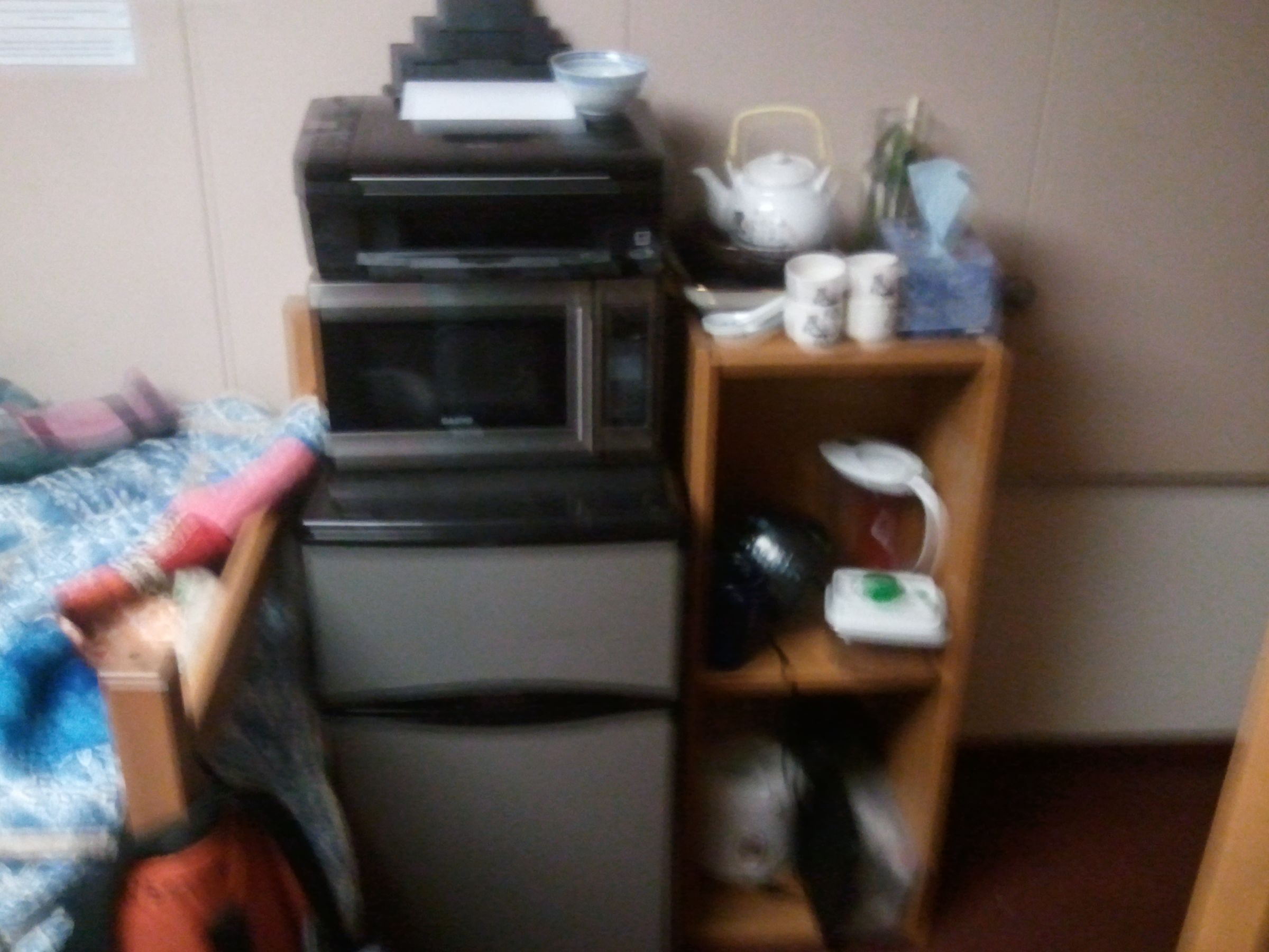 Messy College Dorm/Apartment - Instructables