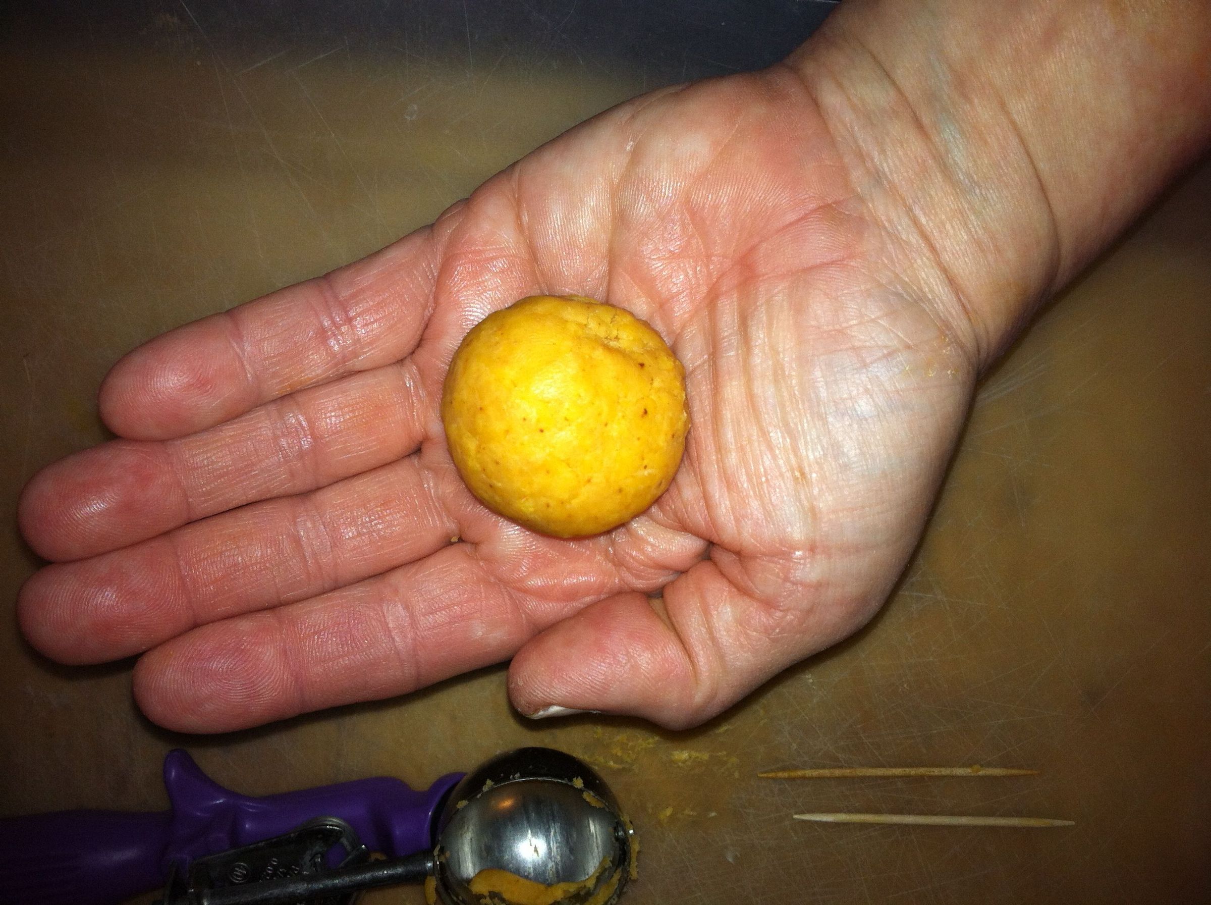 Football Poppers and Super Bowls! : 7 Steps (with Pictures) - Instructables
