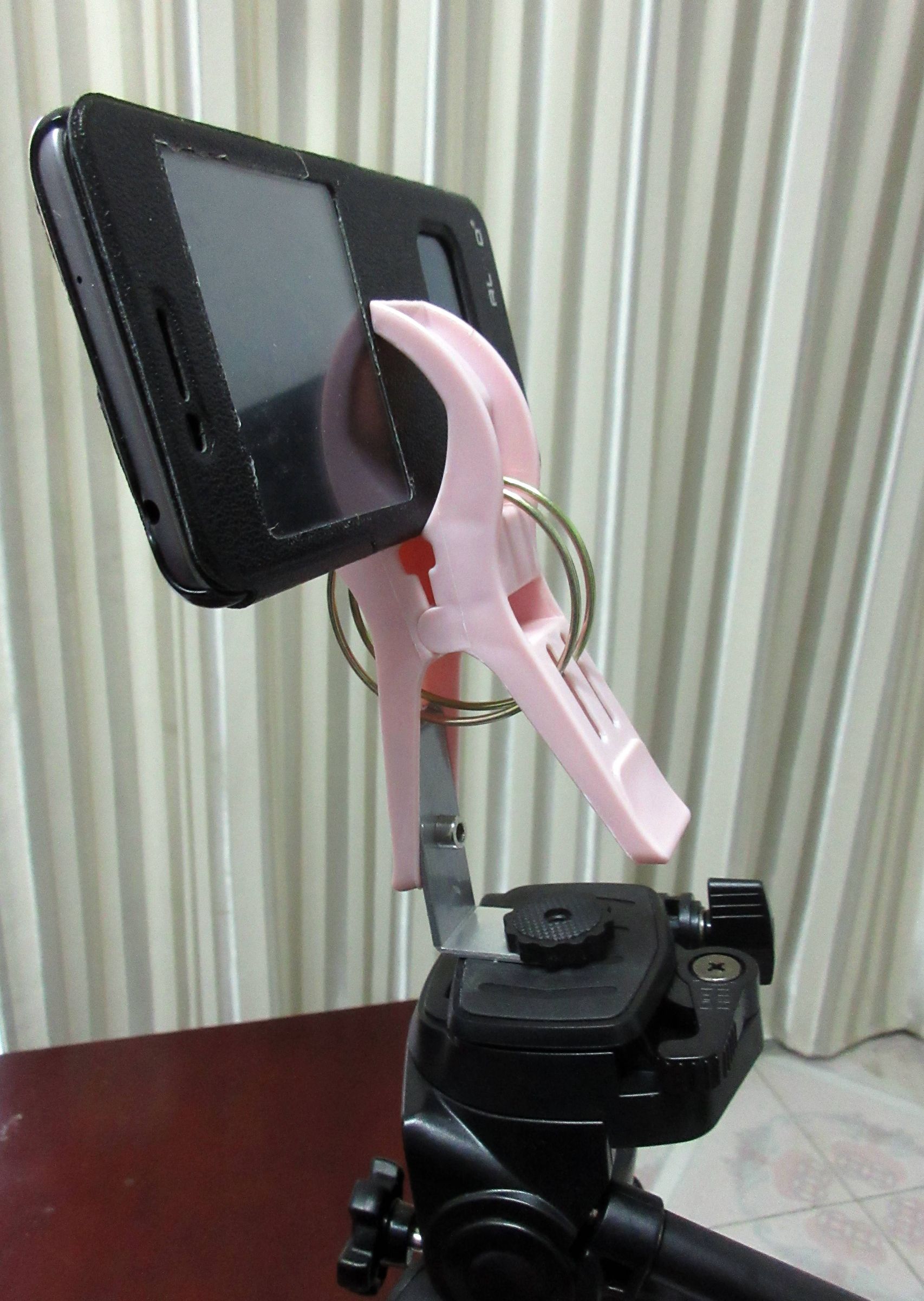 Simple Phone Tripod Mount : 3 Steps - Instructables