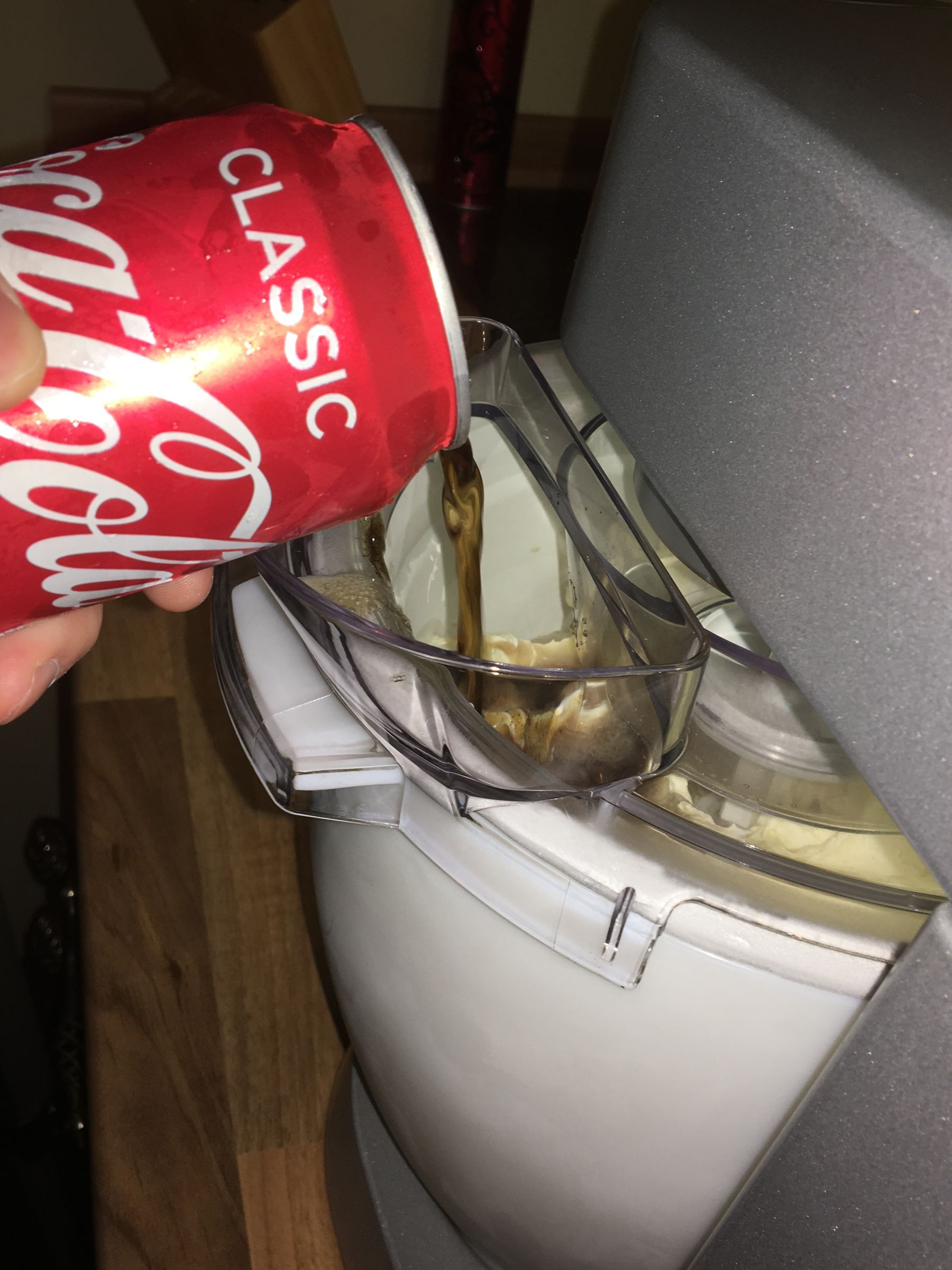 The Ultimate Coke Float With Coca Cola Flavoured Ice Cream : 5 Steps ...