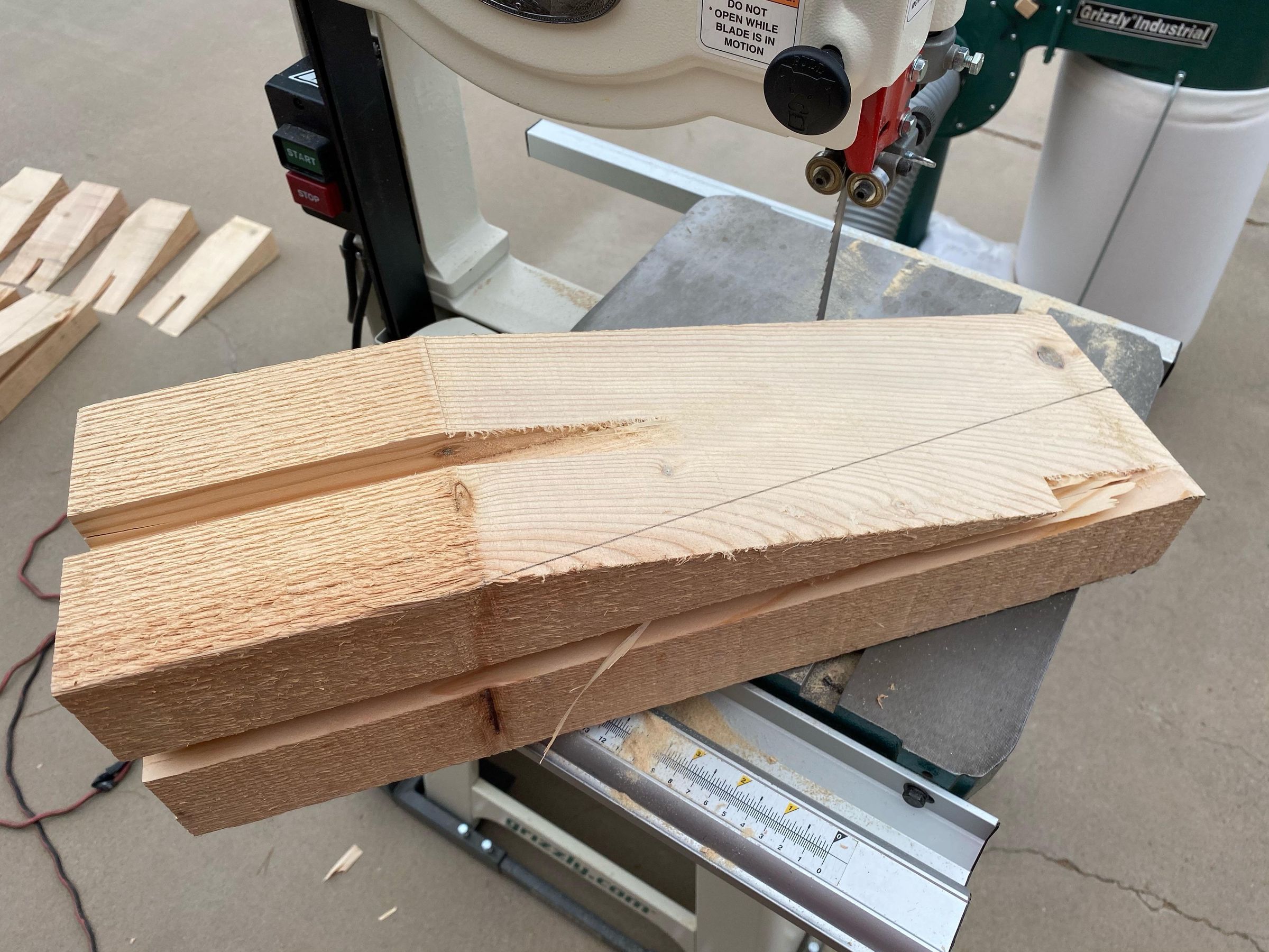 Backenzahn - a Small Side Table, Stool, or Plant Stand : 5 Steps (with ...