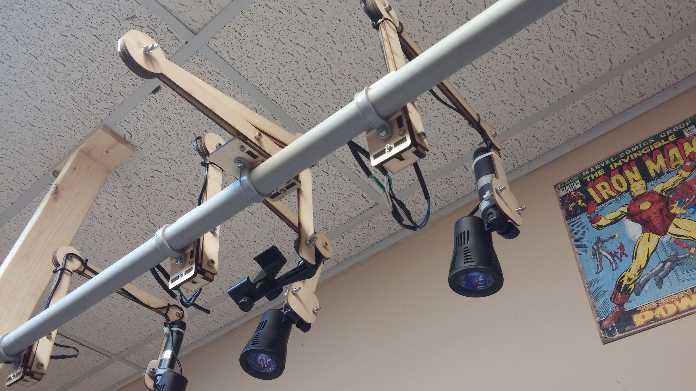PVC Articulating Lights Mount : 7 Steps (with Pictures) - Instructables
