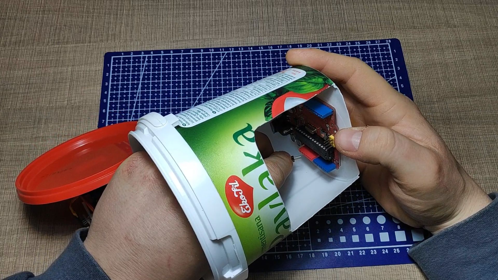 Arduino Controlled Laser Dog Chaser Toy : 6 Steps - Instructables