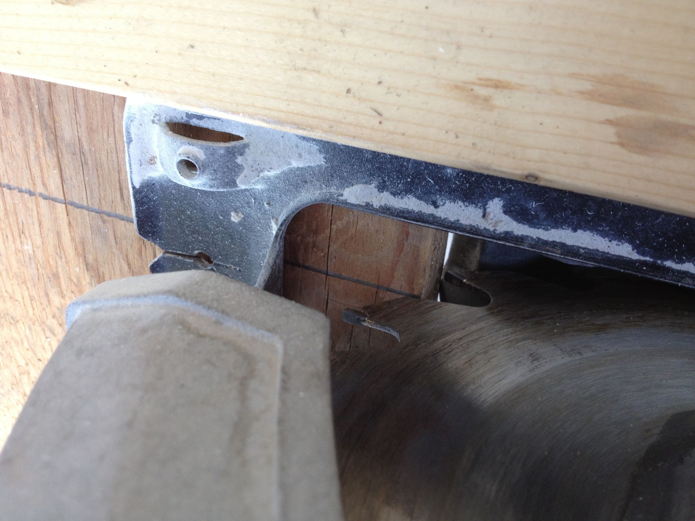 How to Cut a Straight Line Using a Skill Saw or Jig Saw : 4 Steps (with ...