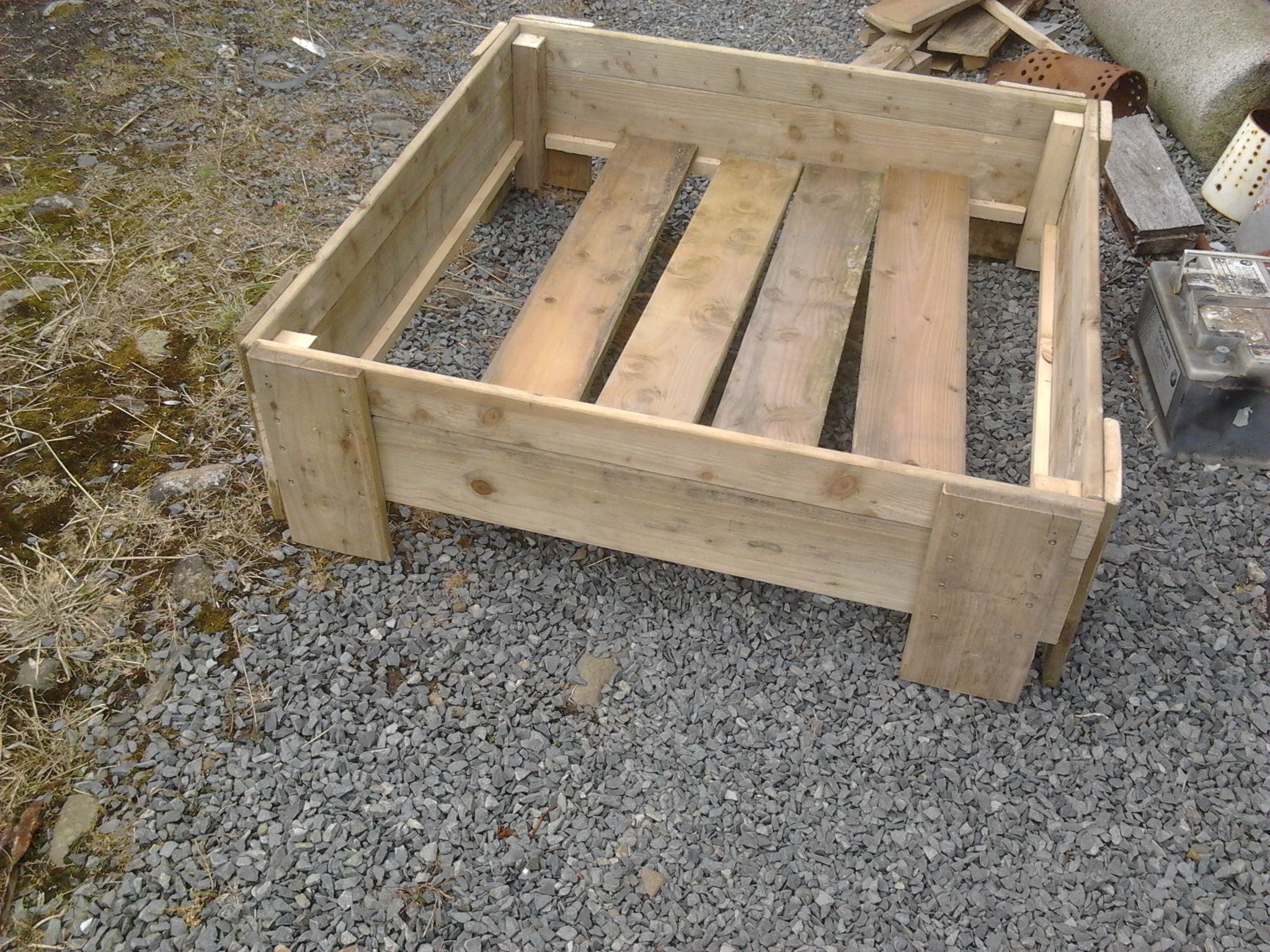 Raised Sand Box With Lid Made From Treated Fence Boards. (with Pictures ...