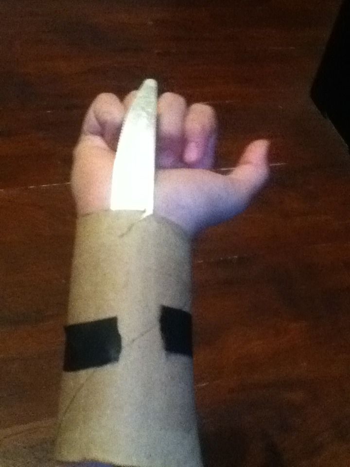 Easy Hidden Blade : 4 Steps - Instructables