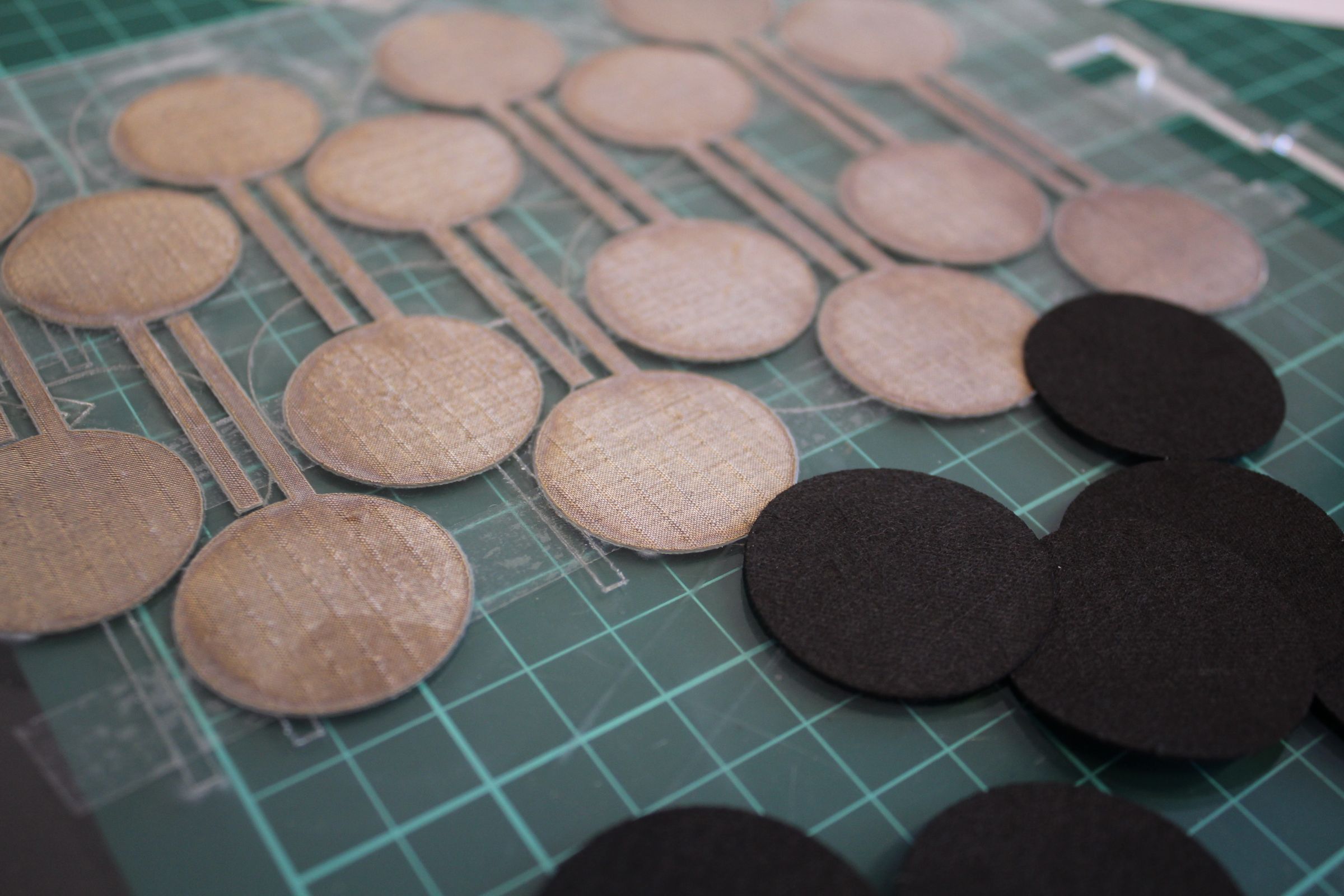 ZPatch: Hybrid Resistive/Capacitive ETextile Input : 8 Steps (with Pictures) - Instructables