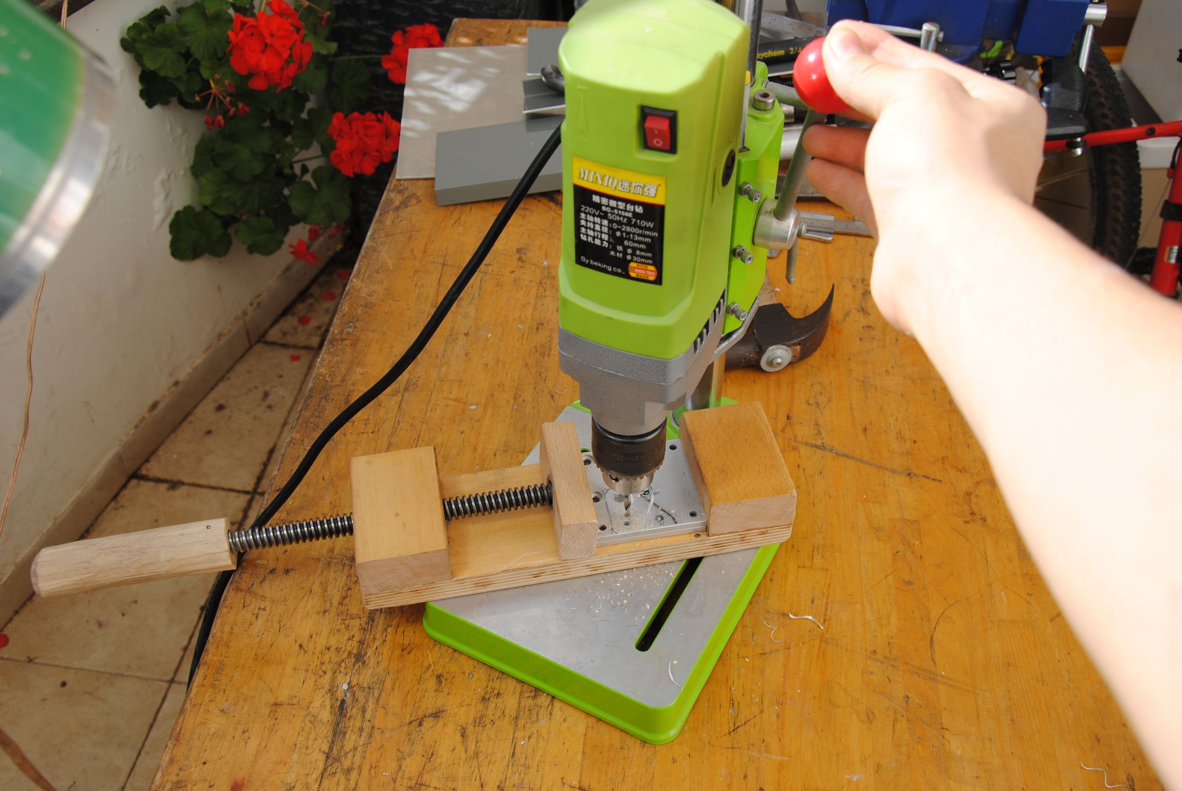 DIY Bike Rear Rack With a MAGNETIC U-lock Mount! (no Welding) : 16 ...