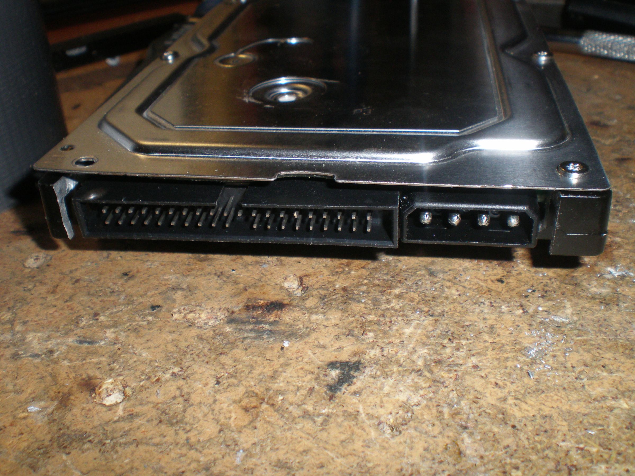 How to Fit an 2,5" PATA HDD in 3,5" HDD Case : 5 Steps - Instructables