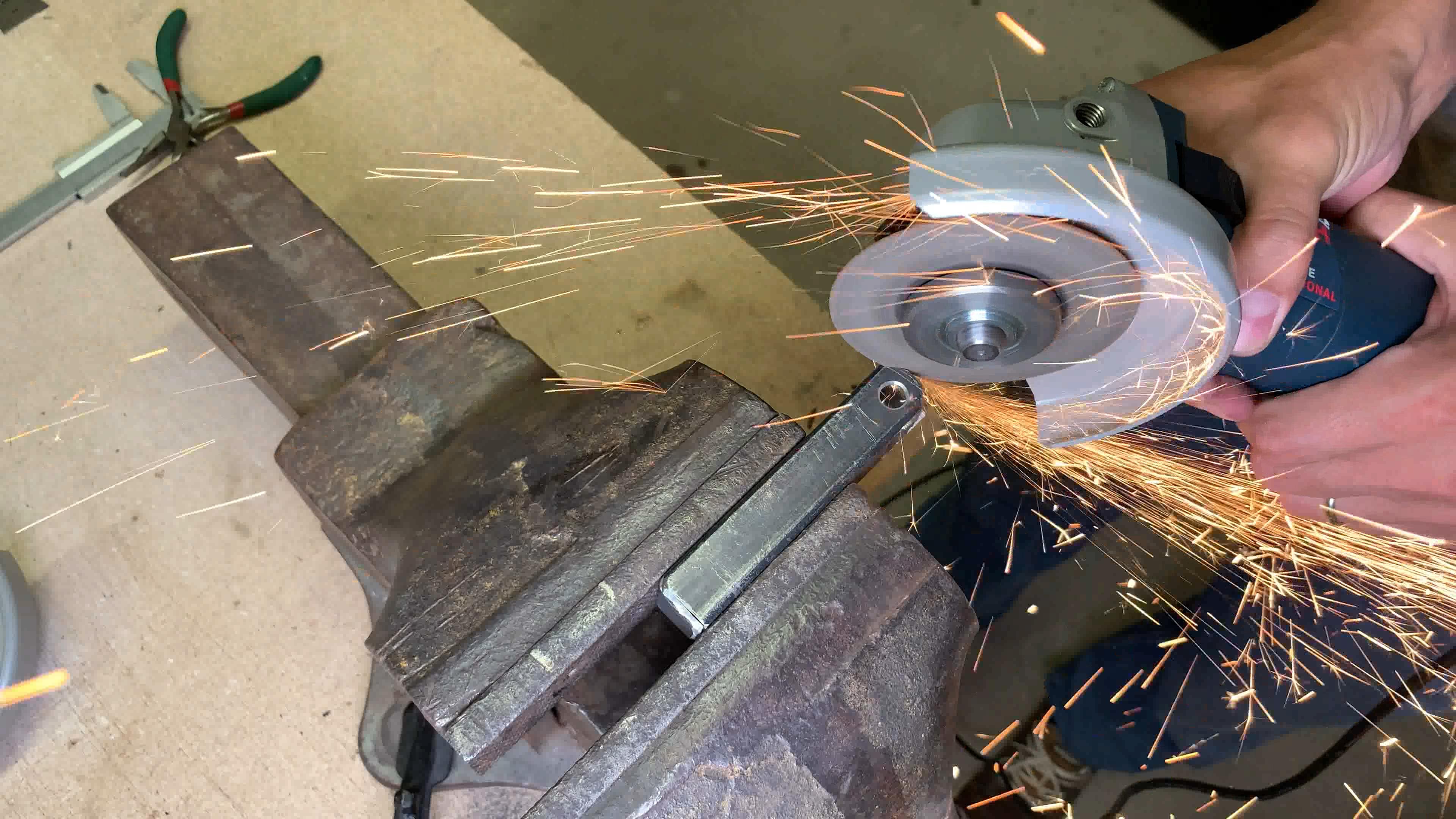 A Power File From an Angle Grinder : 15 Steps (with Pictures ...