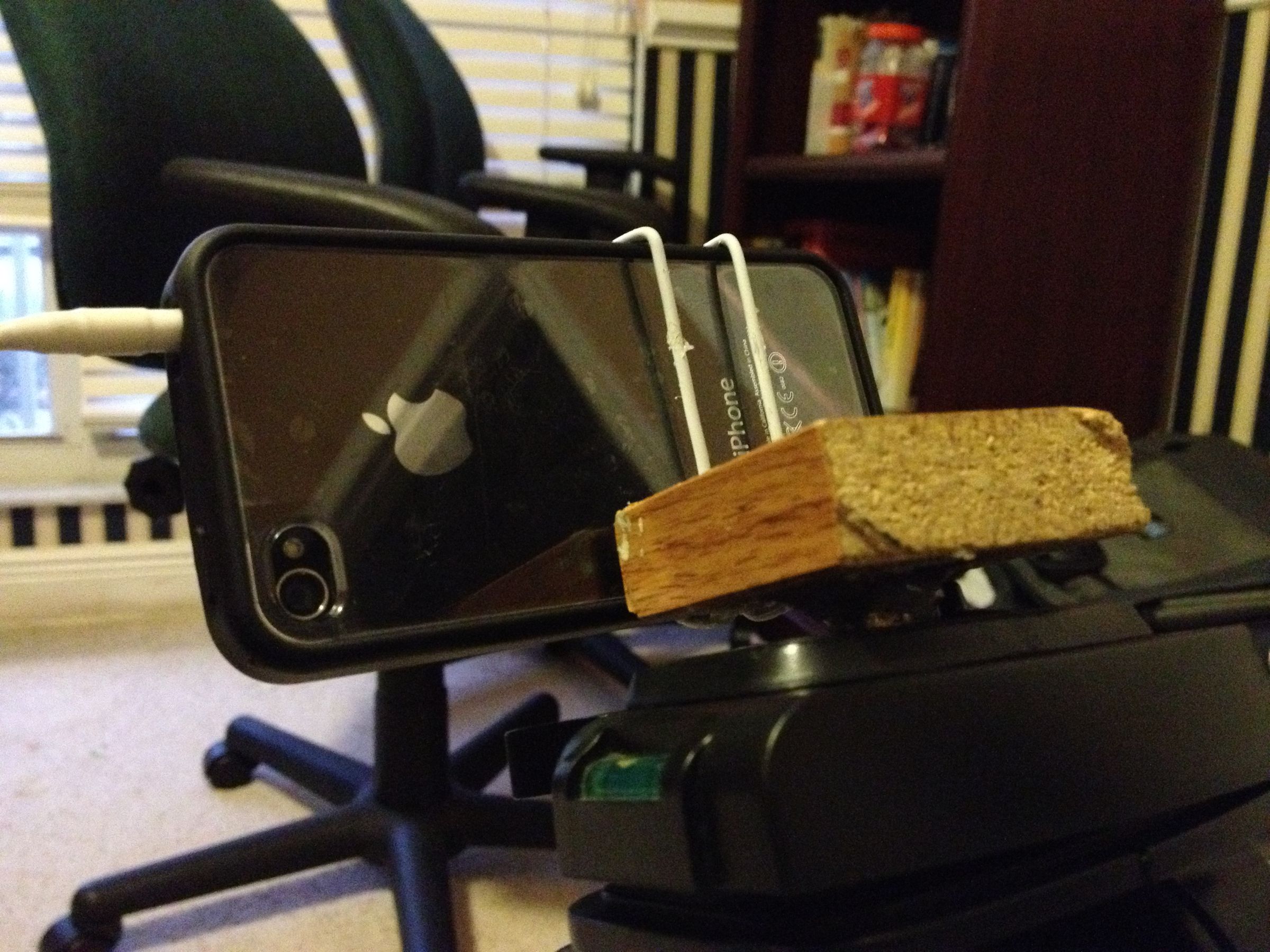 IPhone/iPod Touch Tripod Mount! : 4 Steps (with Pictures) - Instructables