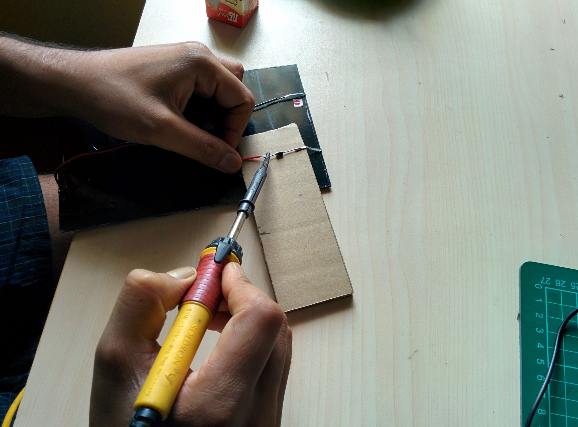 CARDBOARD SOLAR LAMP : 8 Steps (with Pictures) - Instructables