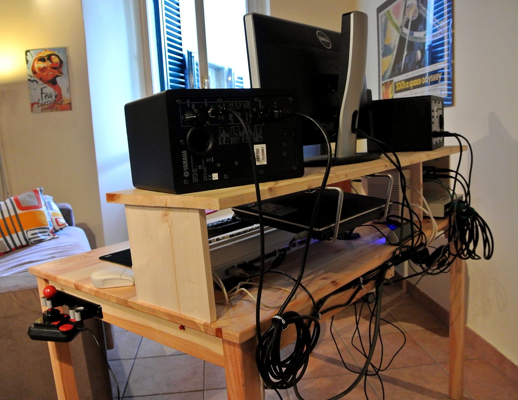 My Desk Needs an Amiga : 5 Steps (with Pictures) - Instructables