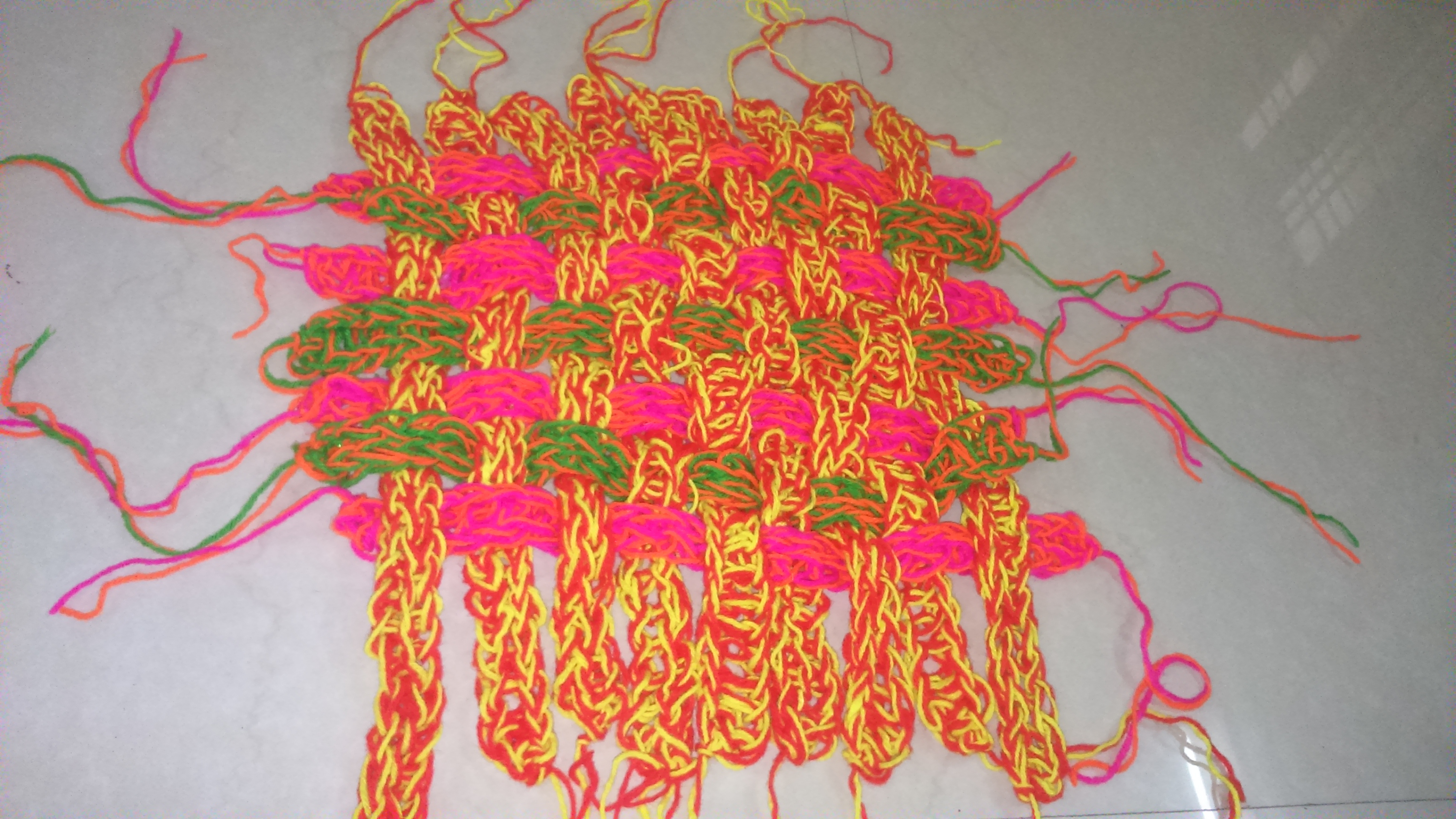 Finger Knitting a Mat : 7 Steps (with Pictures) - Instructables