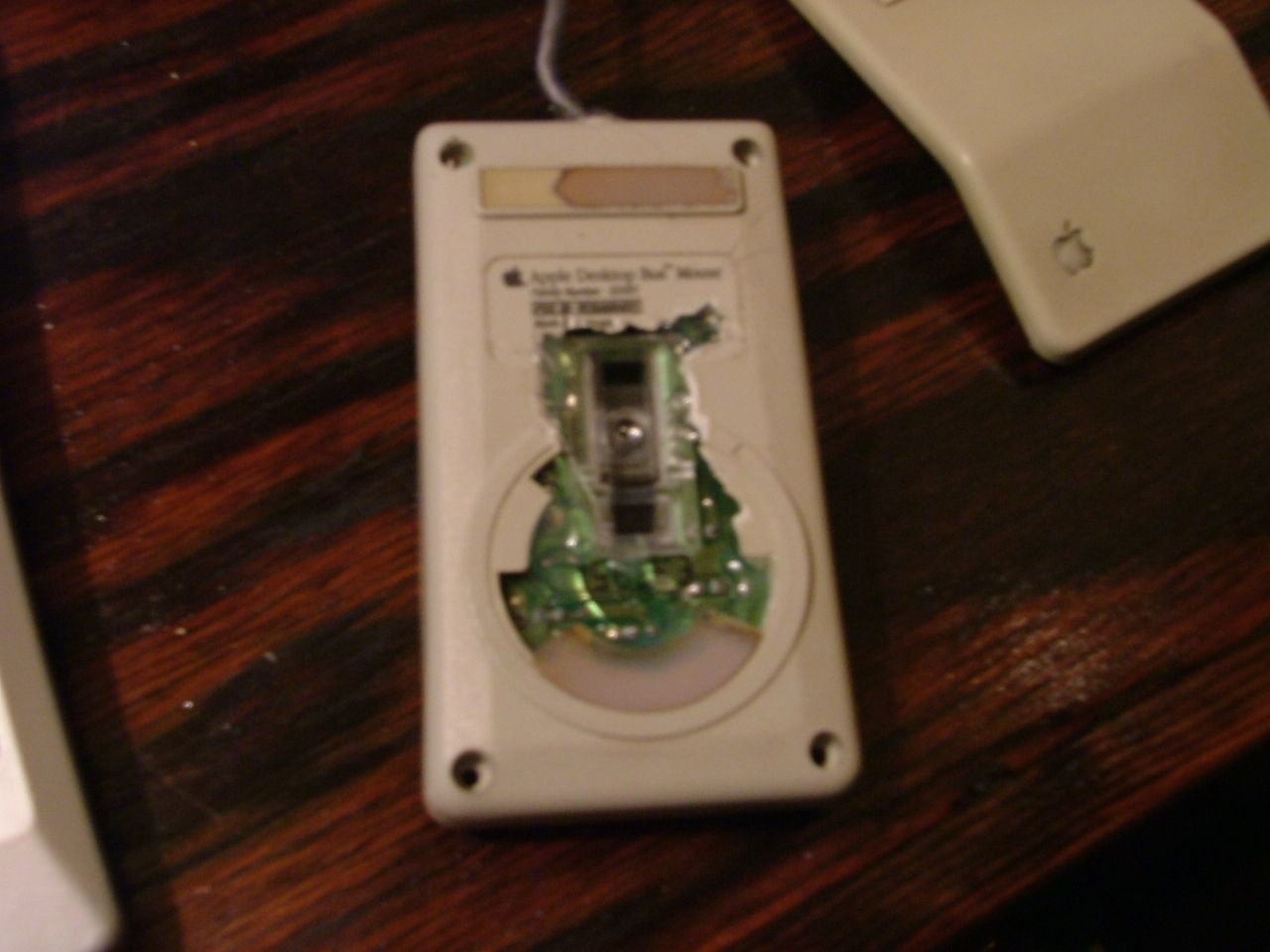 Transplant Your Clasic Single Button Mac Mouse Inards : 5 Steps ...