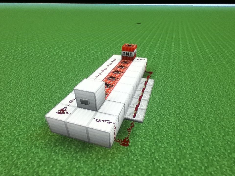 Minecraft Tutorial: Redstone Cannon : 16 Steps - Instructables