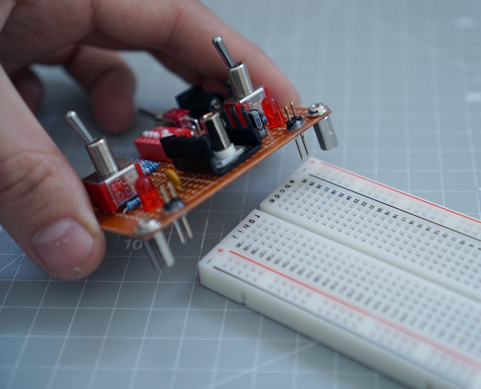 Ultimate DIY Breadboard Power Supply : 9 Steps (with Pictures ...