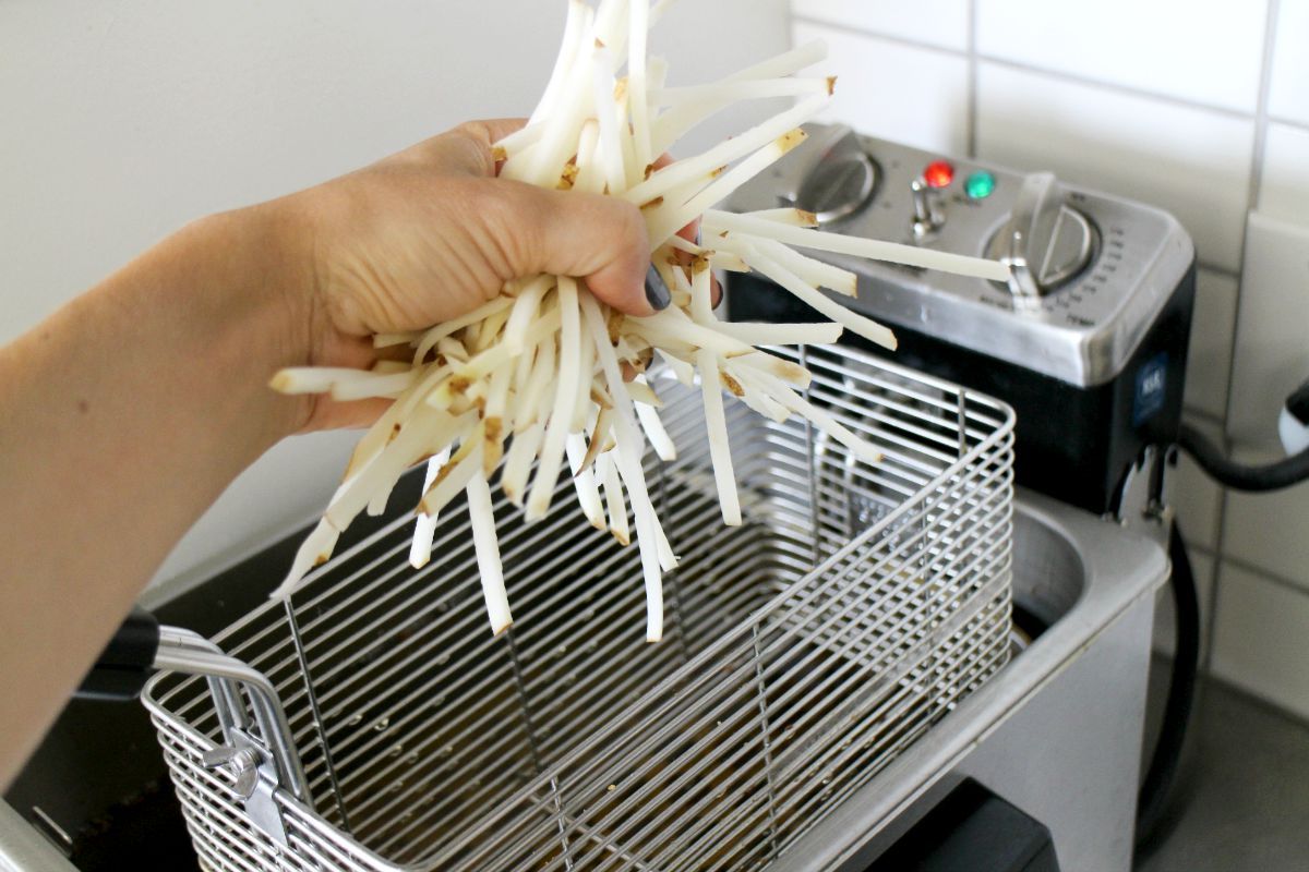 Shoestring Fries : 7 Steps (with Pictures) - Instructables