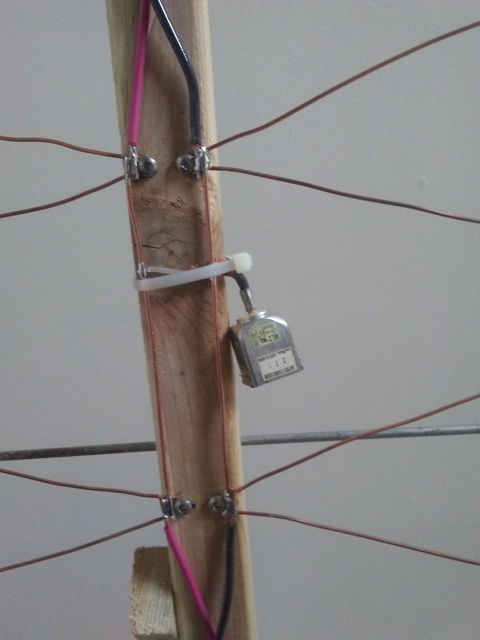 Eight Bay Bowtie Antenna Array : 7 Steps - Instructables