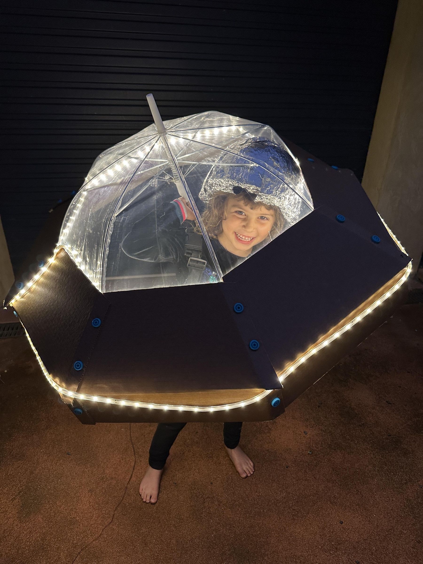 Cardboard UFO Costume : 4 Steps (with Pictures) - Instructables