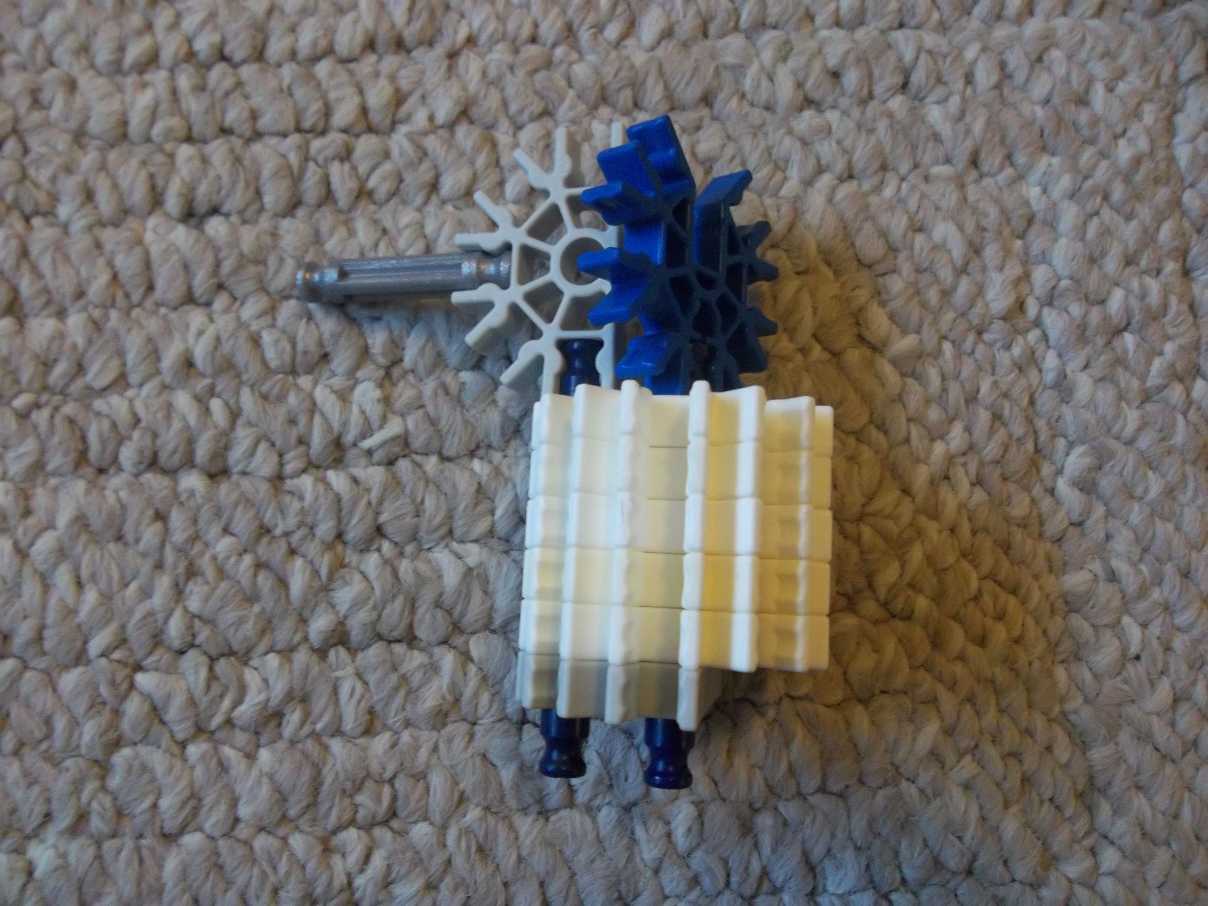 K'nex Foos Hockey Table : 35 Steps - Instructables