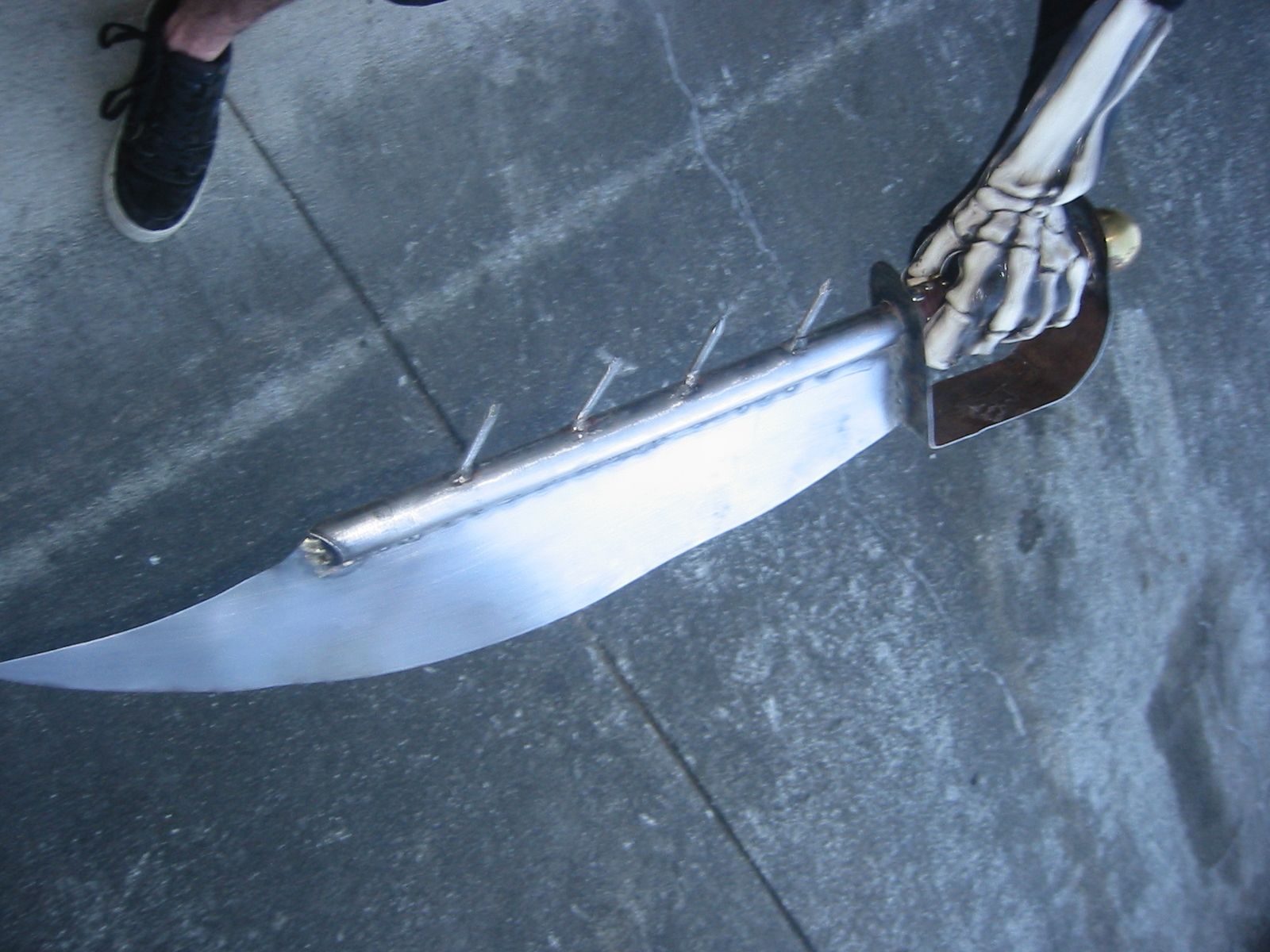 Prop Apocalypse Sword : 3 Steps - Instructables