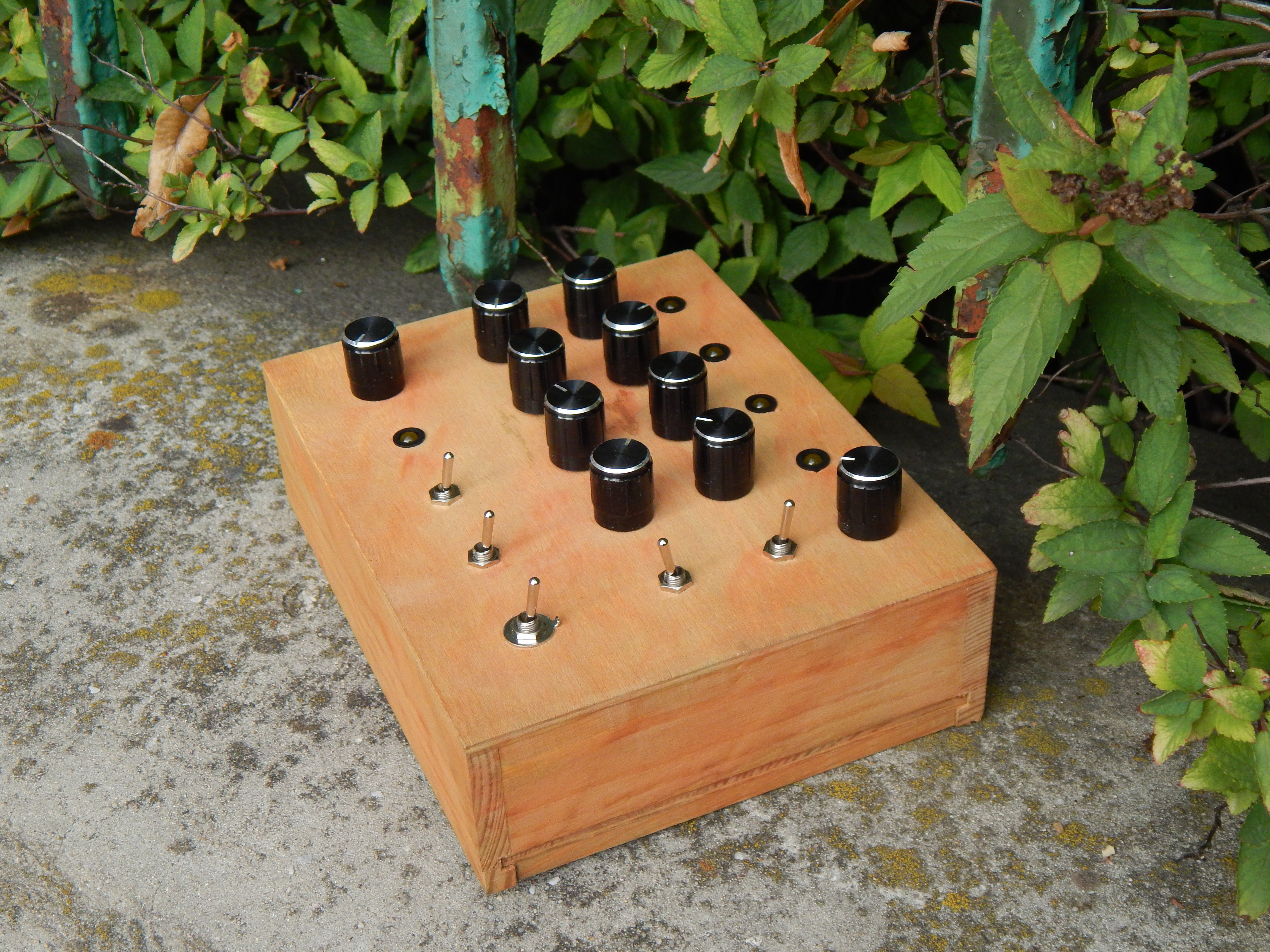 Parallel Sequencer Synth : 17 Steps (with Pictures) - Instructables