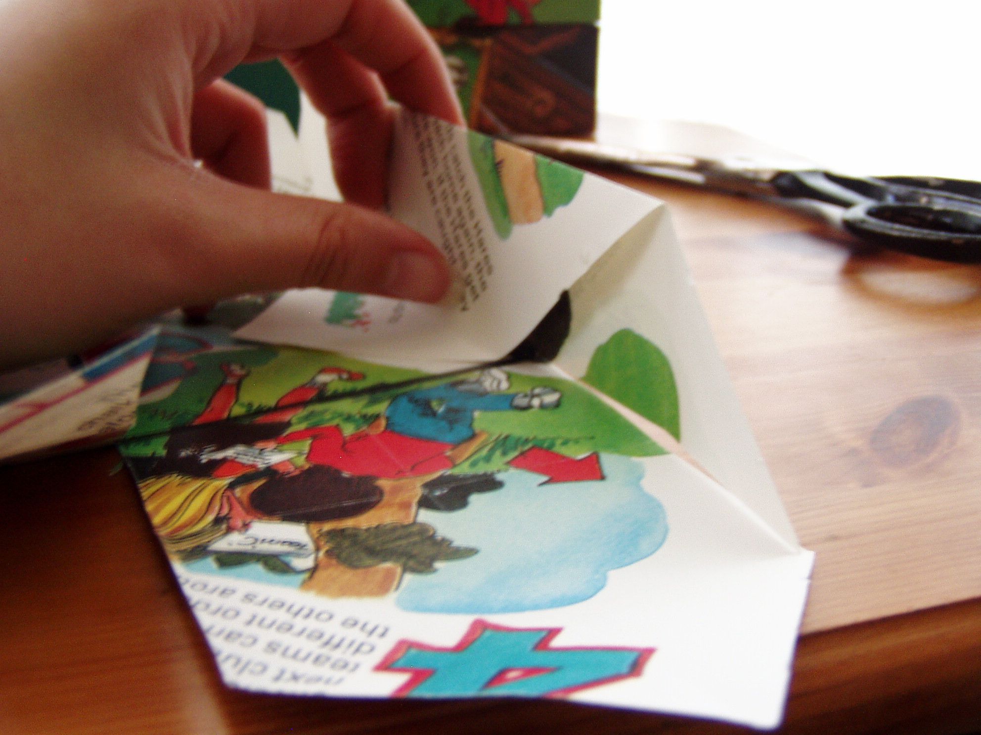 How to Make a Recycled Gift Box: : 11 Steps - Instructables