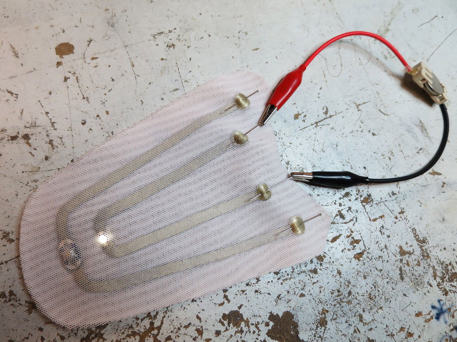 ETextiles: Stretch Circuit : 5 Steps (with Pictures) - Instructables