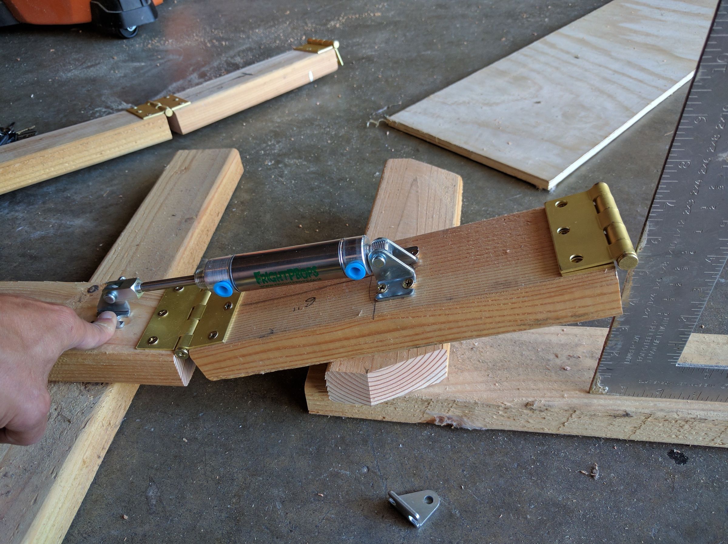 Scary Animated Zombie Groundbreaker : 4 Steps (with Pictures ...