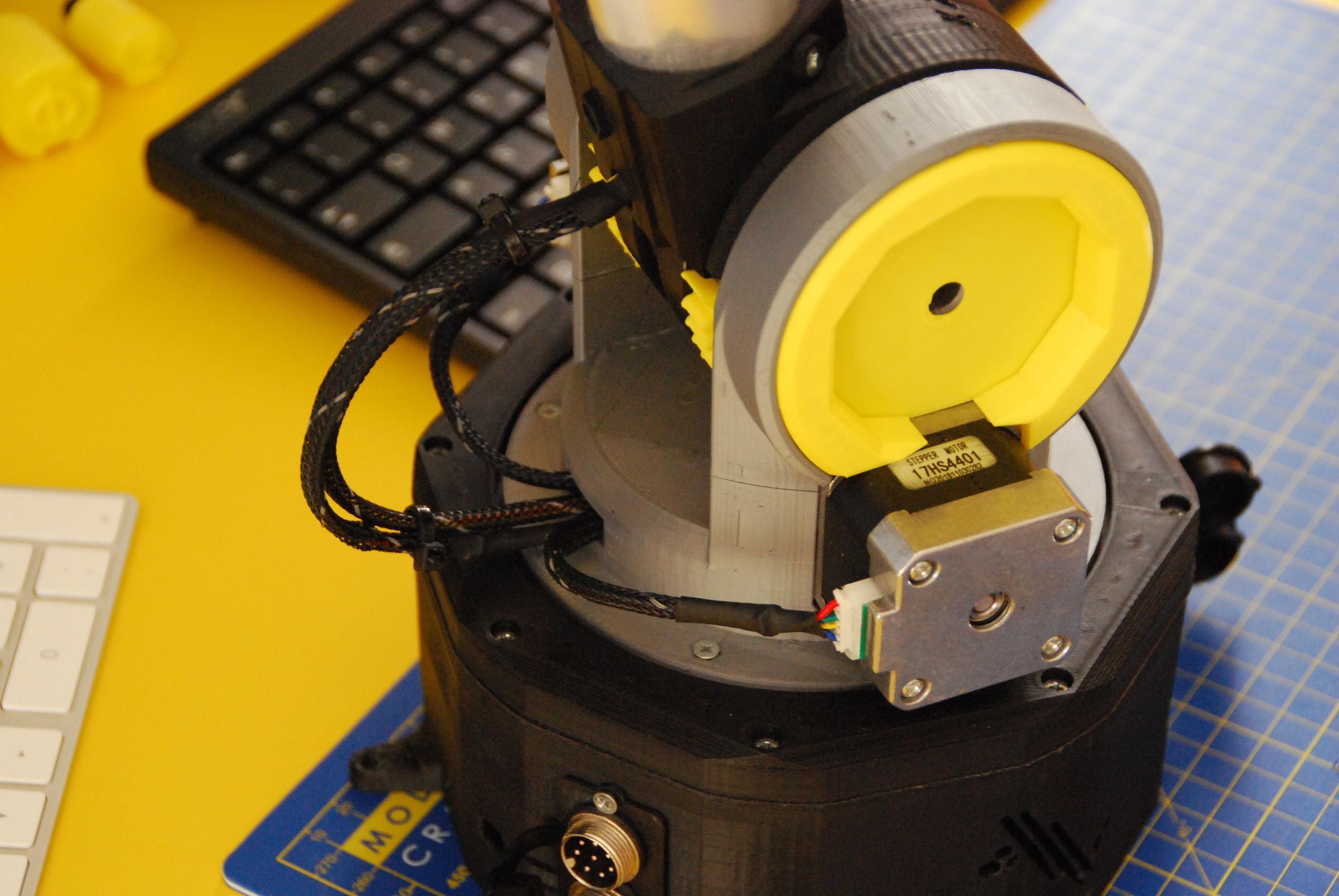 KAUDA Robotic Arm : 12 Steps - Instructables