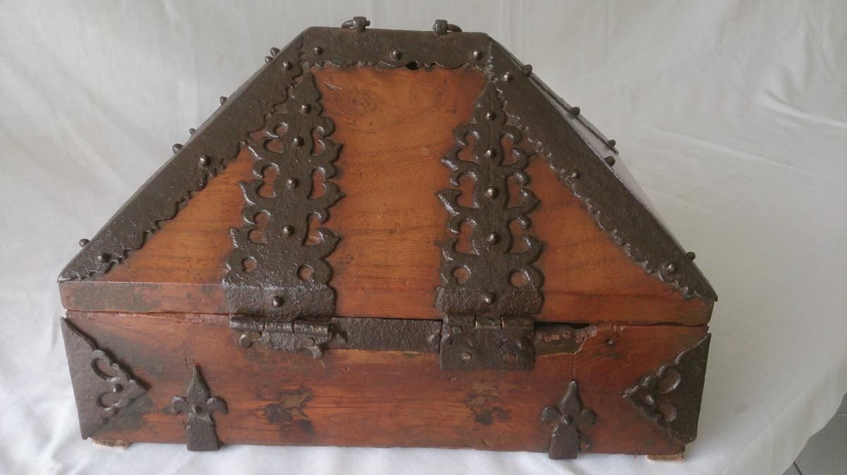 Medieval / Renaissance Box : 10 Steps (with Pictures) - Instructables
