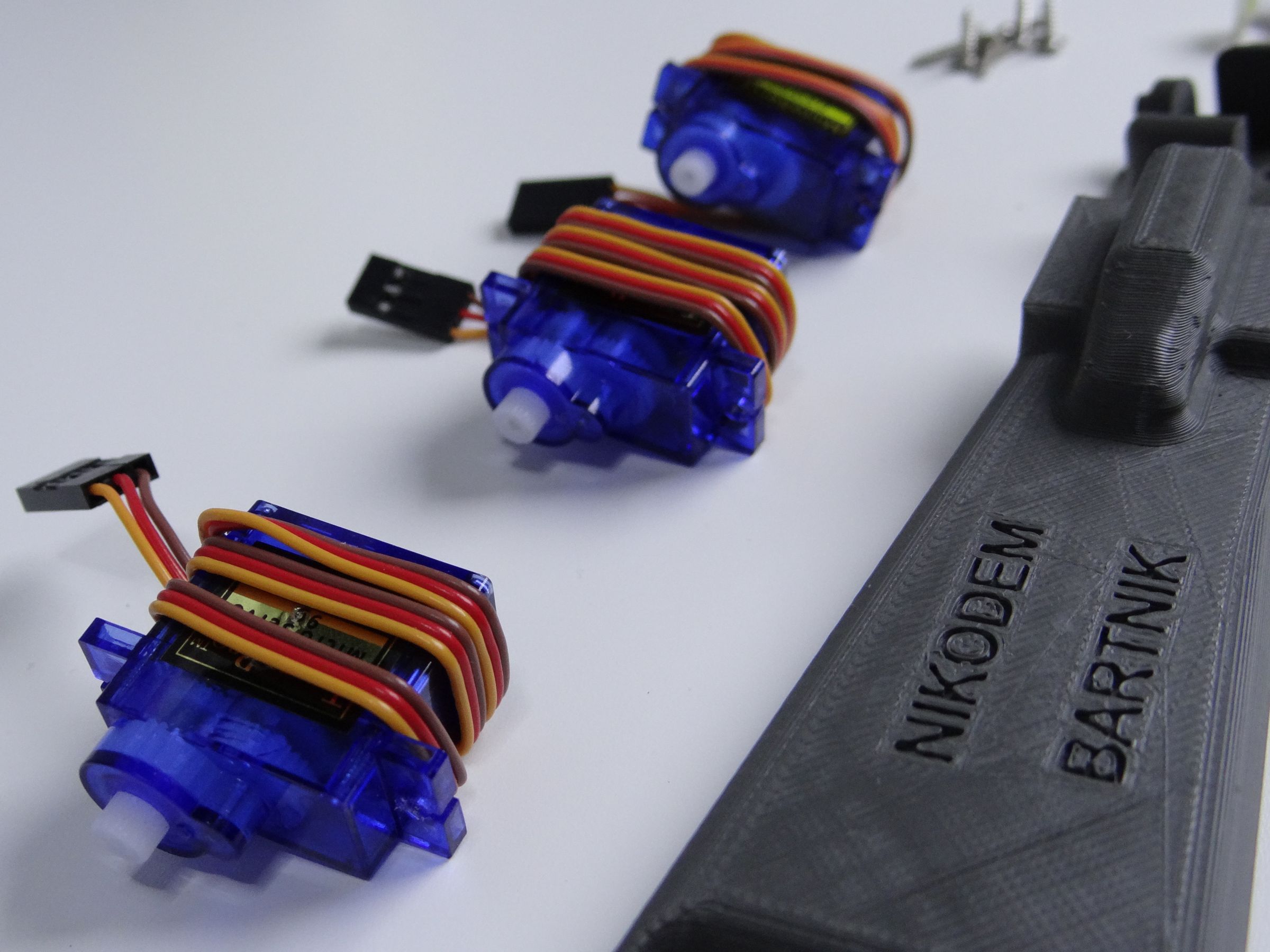 Bluetooth Voice Controlled Moving Lamp : 16 Steps (with Pictures ...