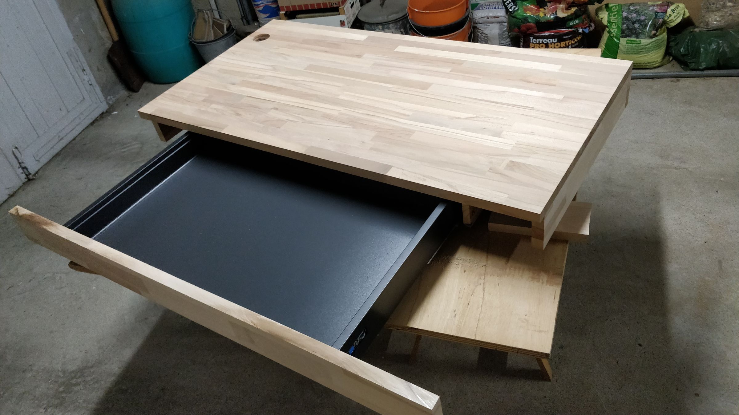 Desk With Built-in Computer and Laptop Height Stand : 10 Steps (with ...