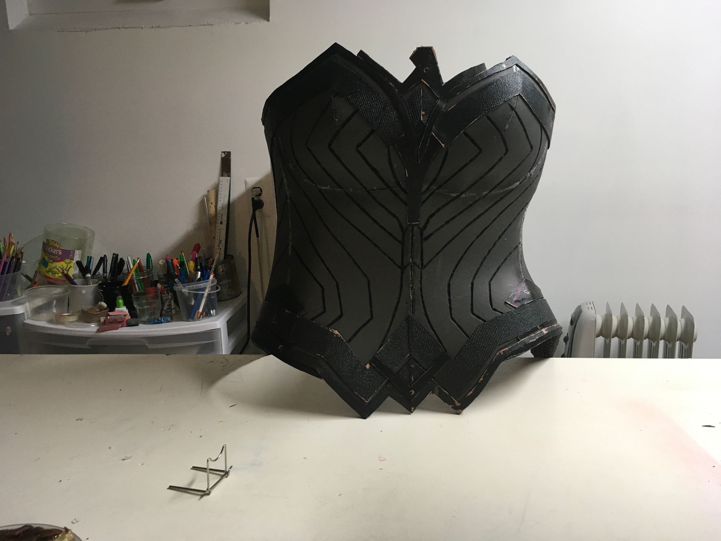 Wonder Woman Cosplay: Body Armour and Gladiator Skirt : 11 Steps (with ...