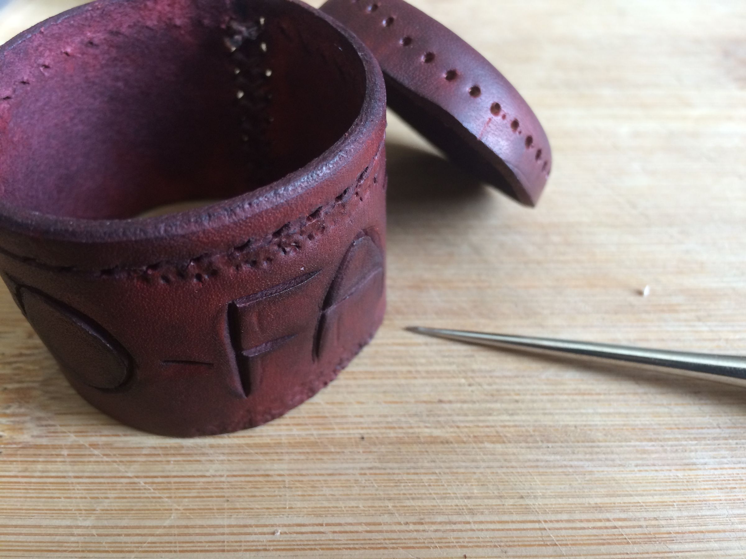 Leather Dice Tube : 15 Steps (with Pictures) - Instructables