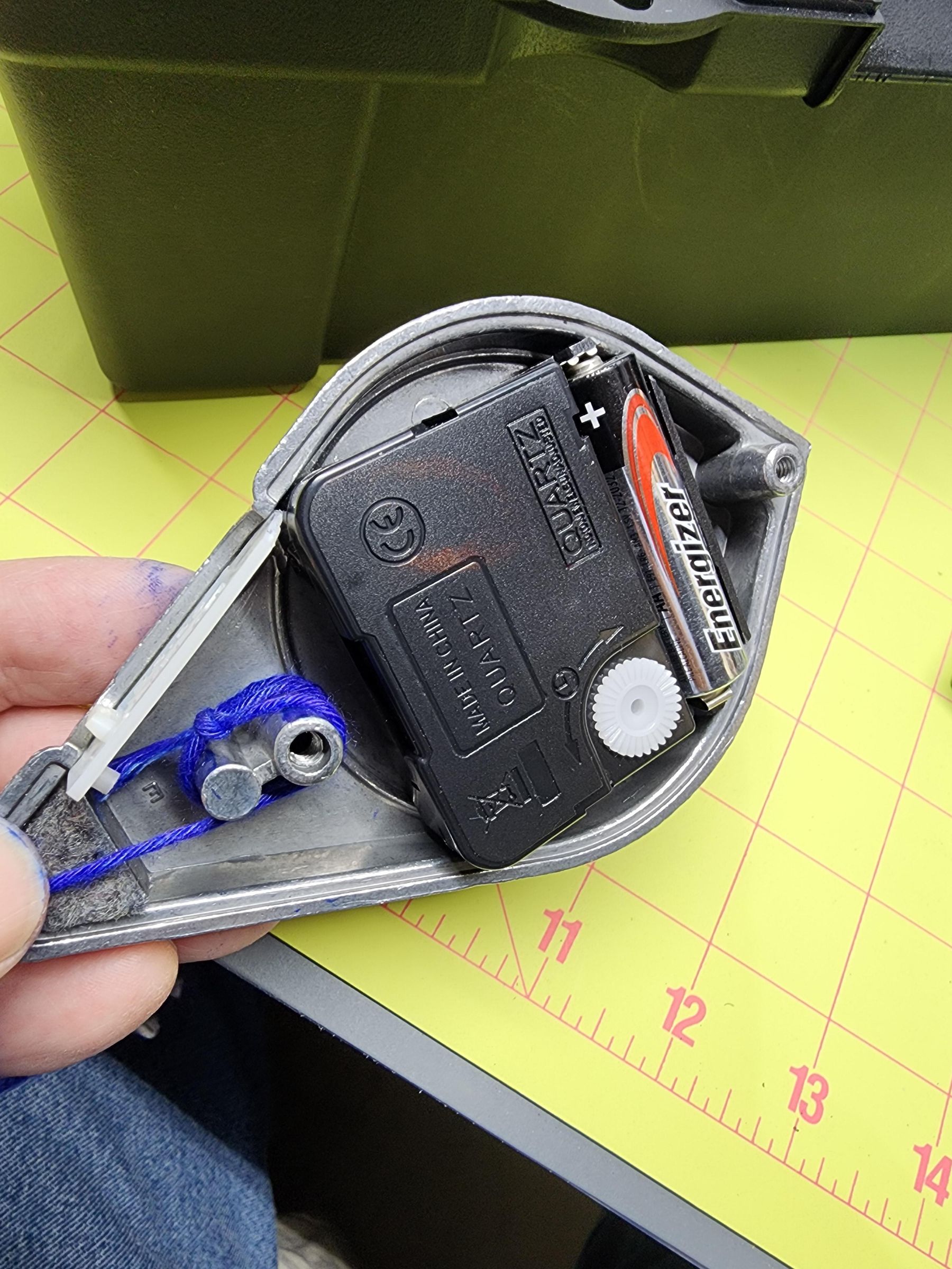 CHALK LINE REEL CLOCK : 9 Steps - Instructables