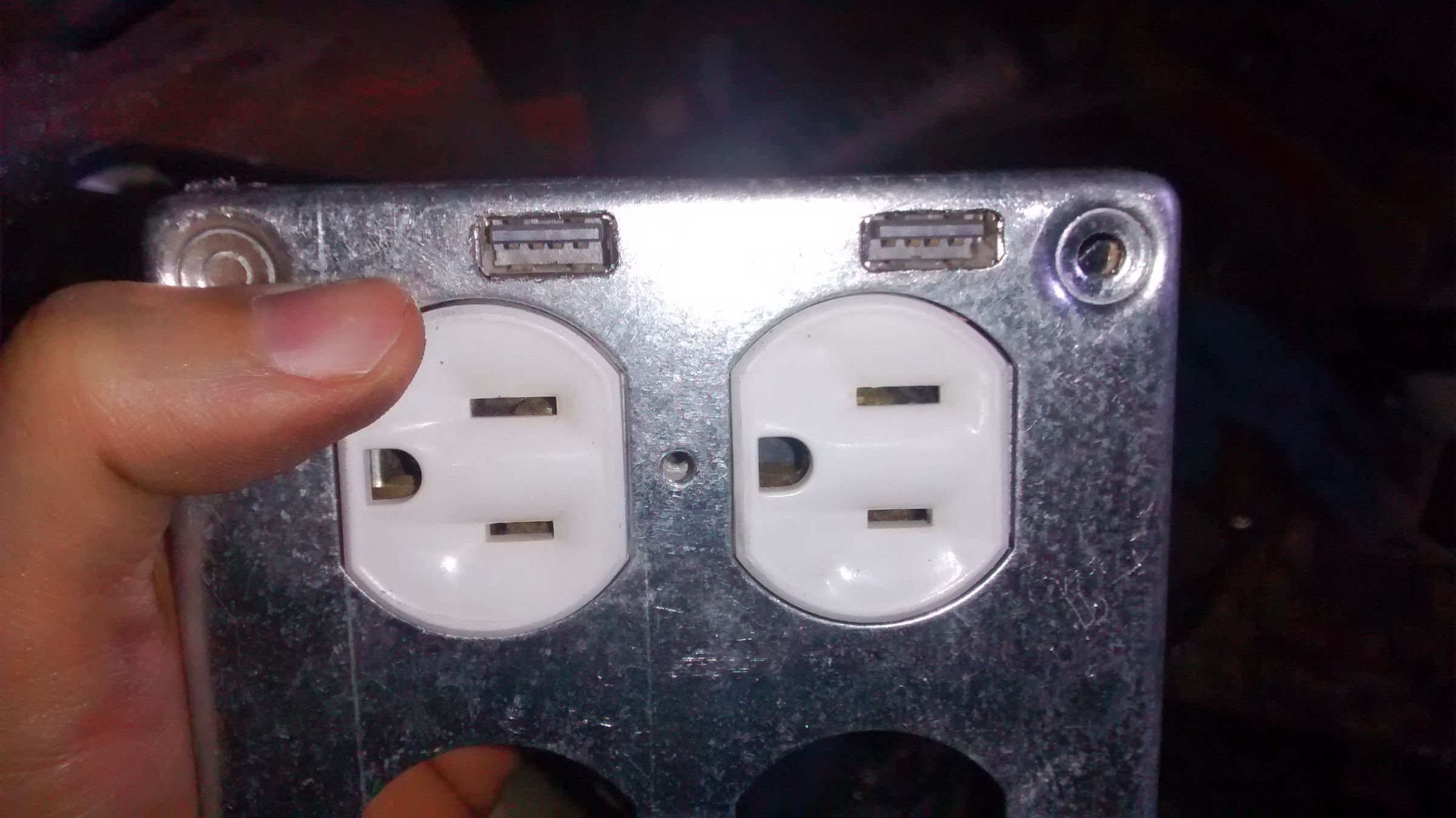 Fitting USB Equipped Outlet in Double Gang Box. : 9 Steps - Instructables